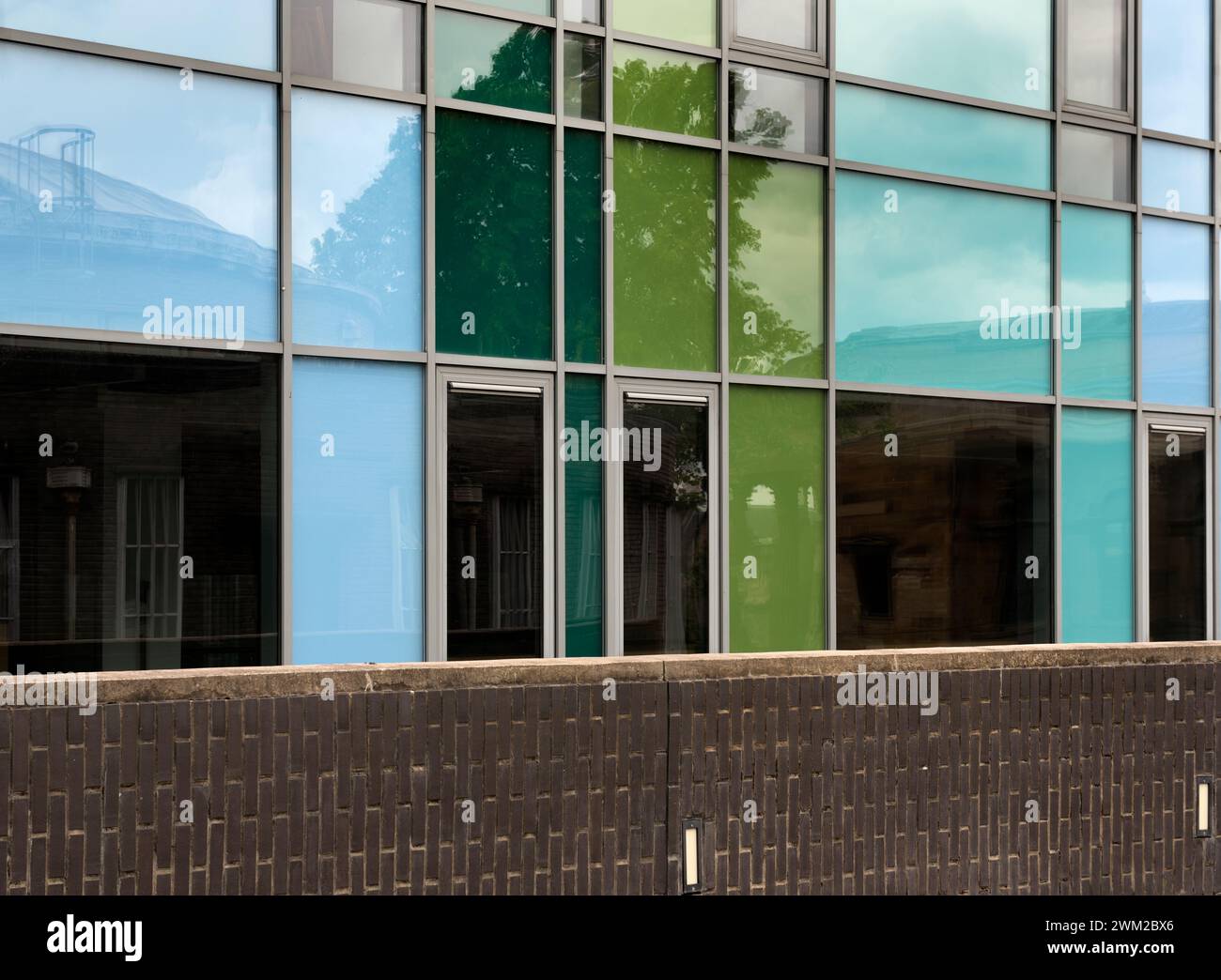 Architectural window details of the University of Glasgow buildings and ...