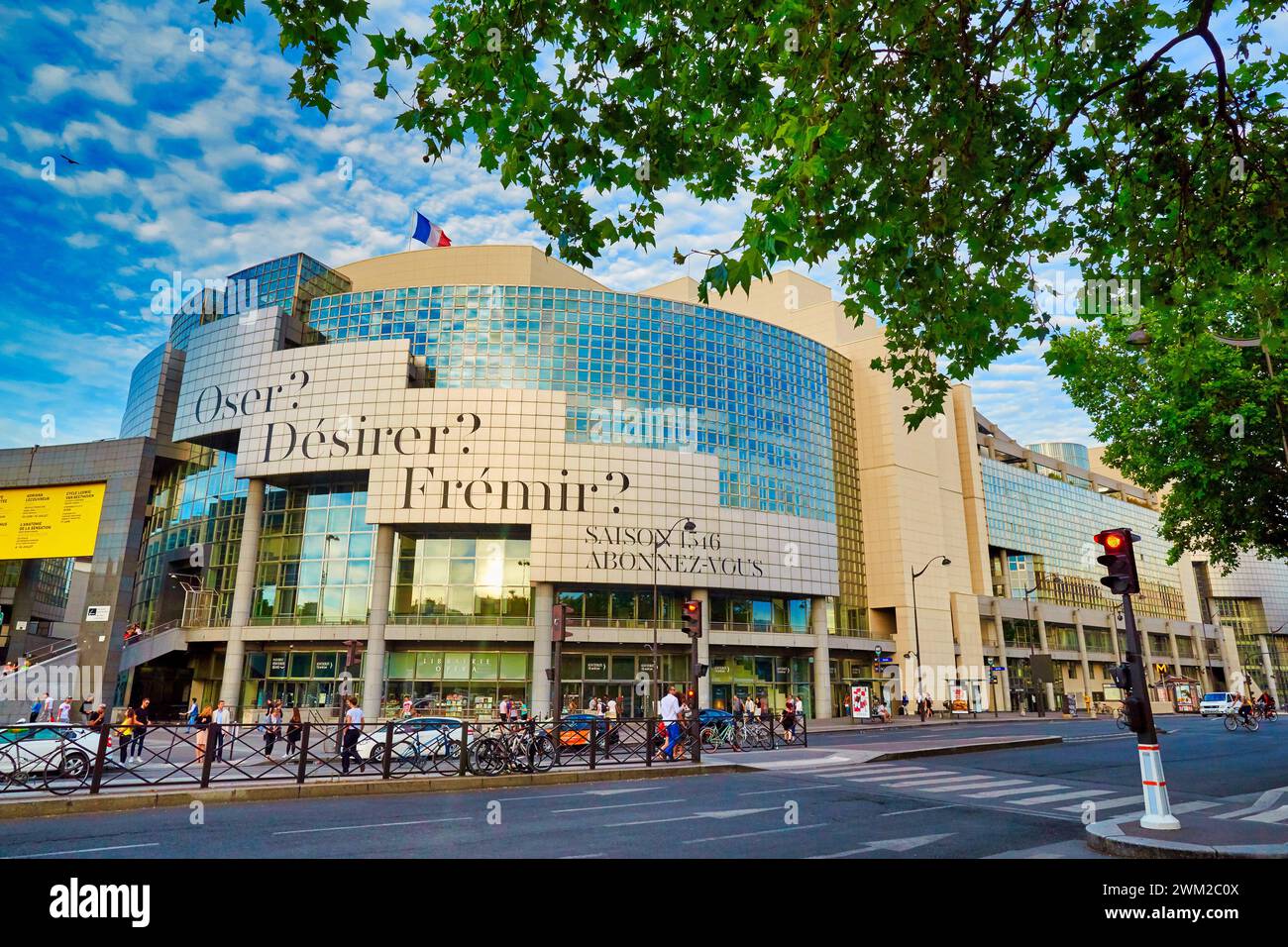 Liberty column, Opéra Bastille, Bastille square, Place de la Bastille ...