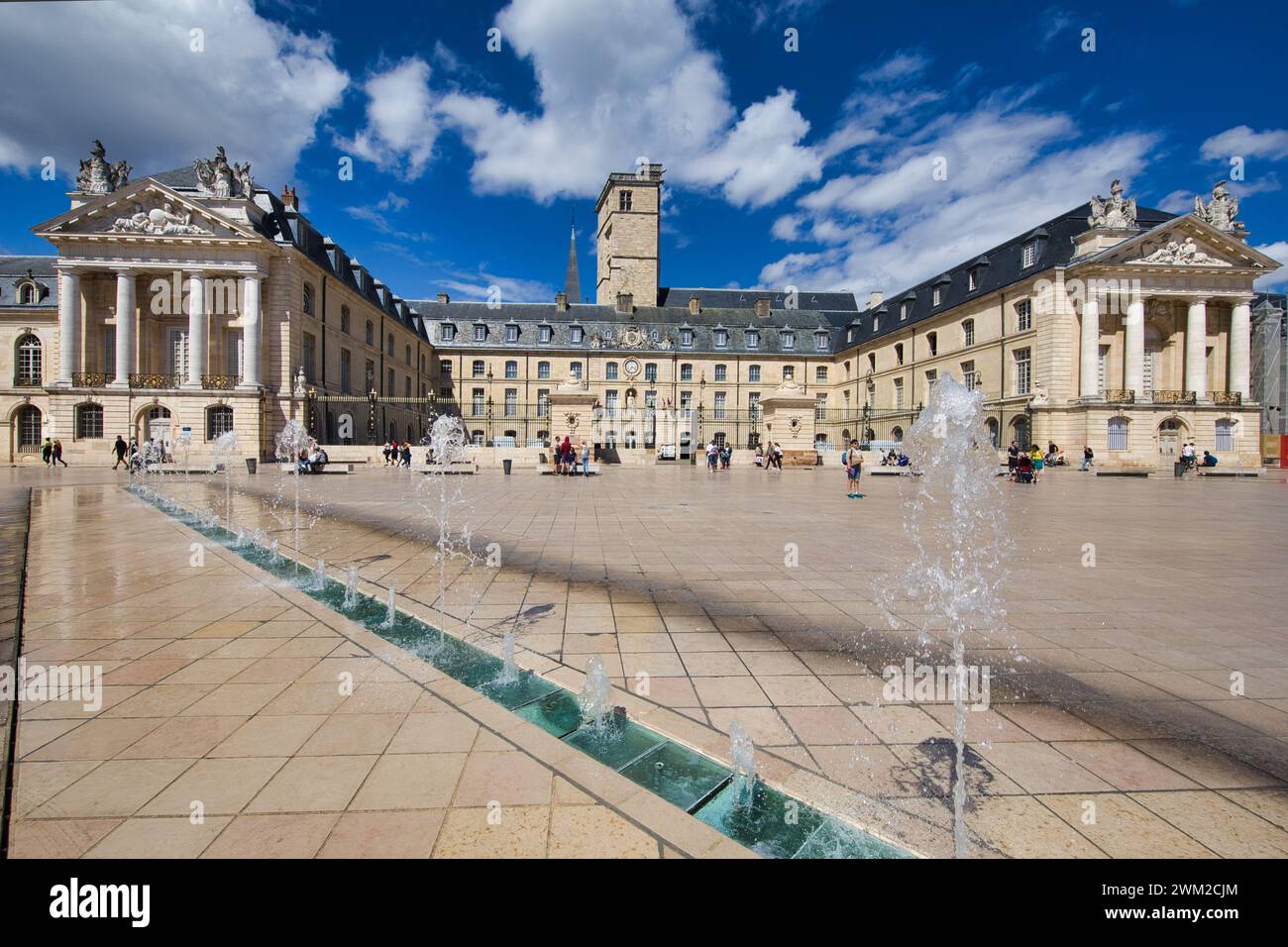 Palais des Ducs et des Etats de Bourgogne, Place de la Liberation ...