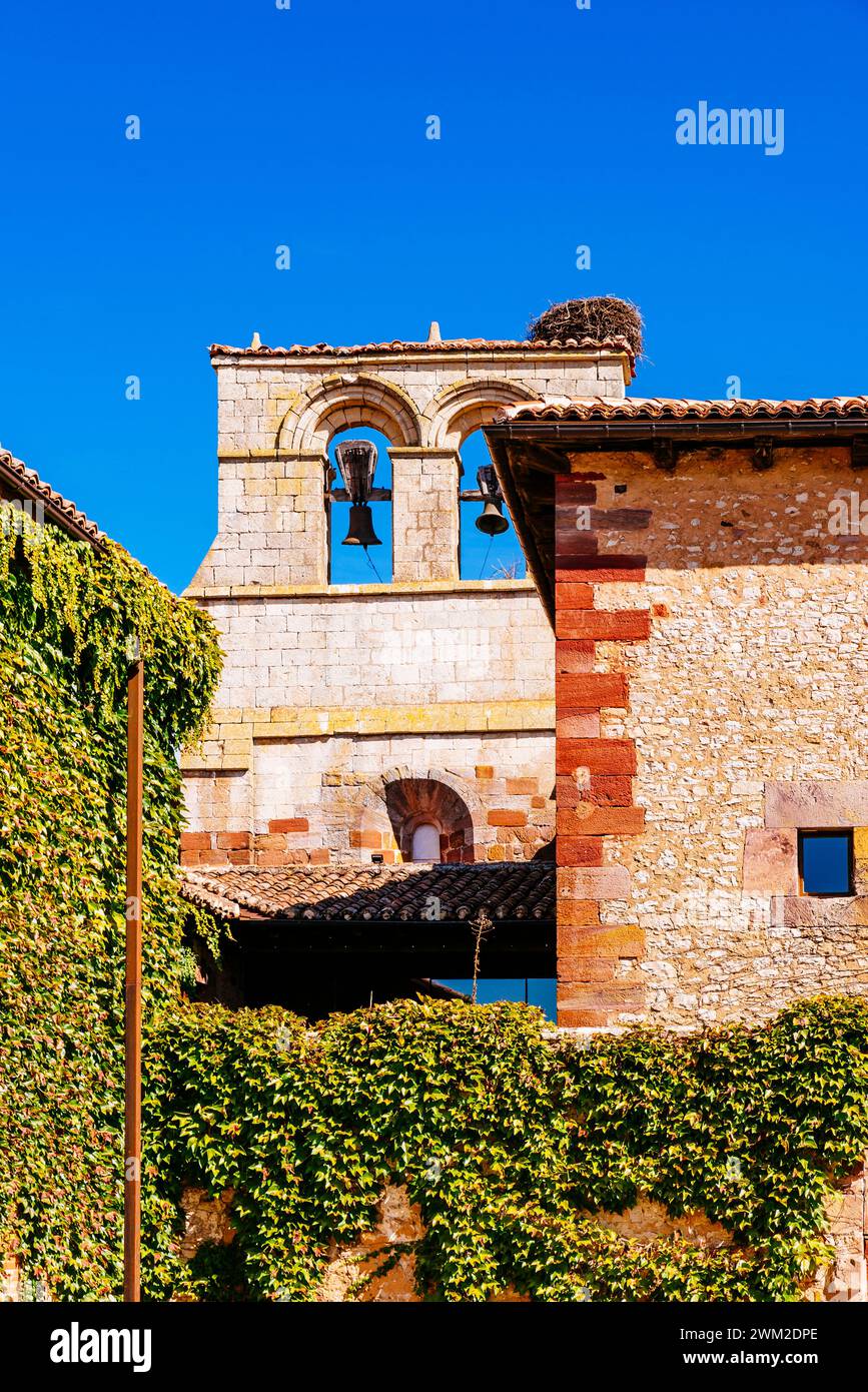 Campoo romanico hi-res stock photography and images - Alamy