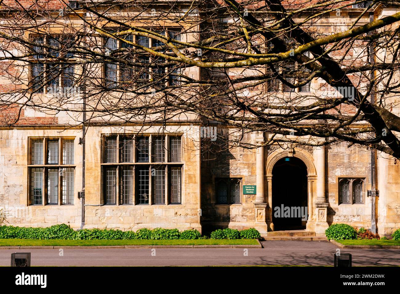 Kings manor hi-res stock photography and images - Alamy