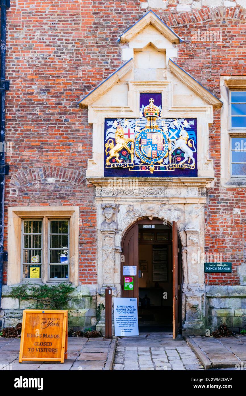 Kings manor hi-res stock photography and images - Alamy