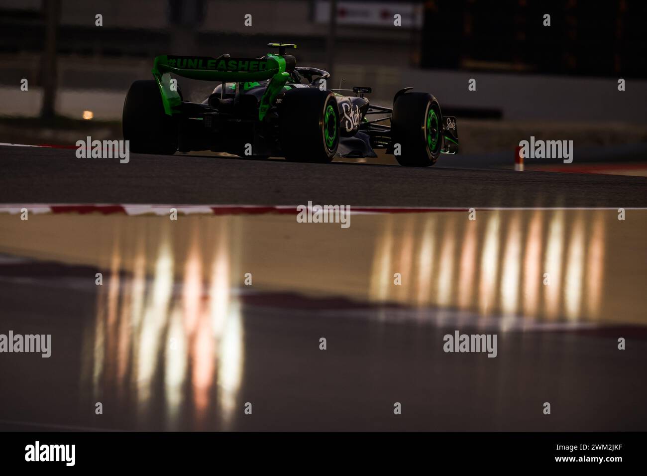 24 ZHOU Guanyu (chi), Stake F1 Team Kick Sauber C44, action during the ...