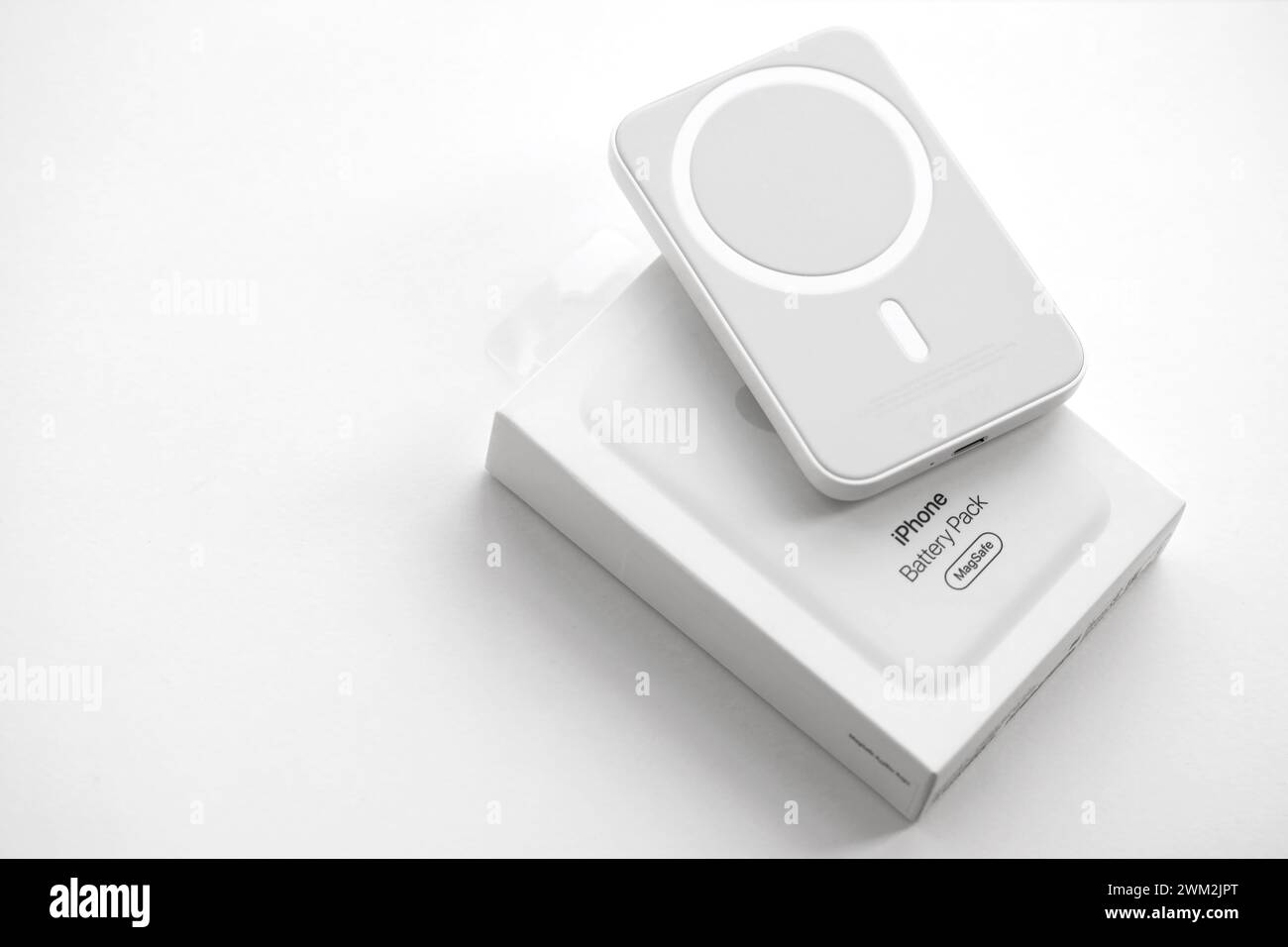 Apple magsafe battery pack hi-res stock photography and images - Alamy