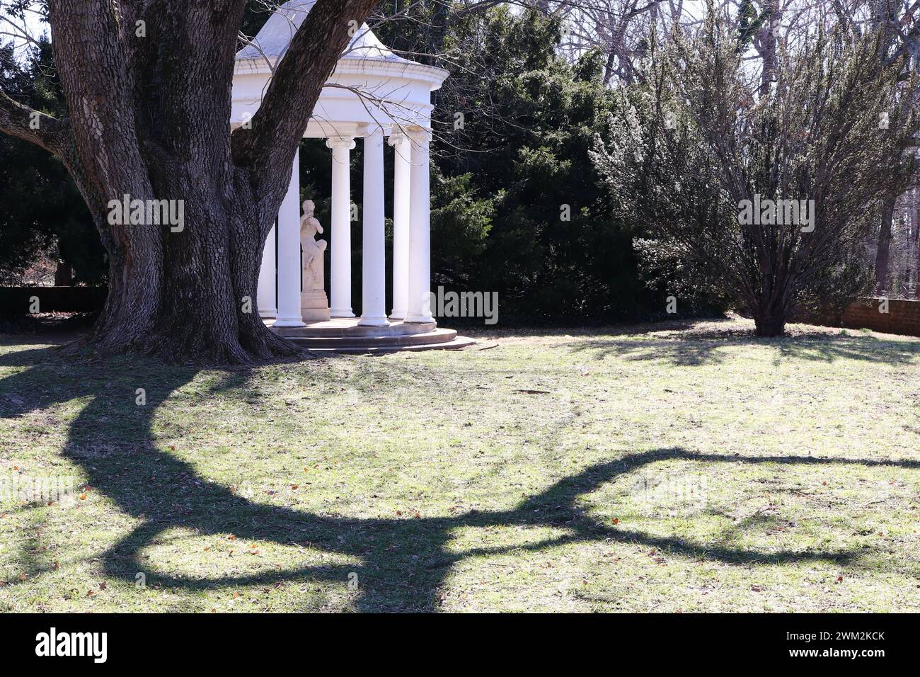 Chatham manor statue hi-res stock photography and images - Alamy