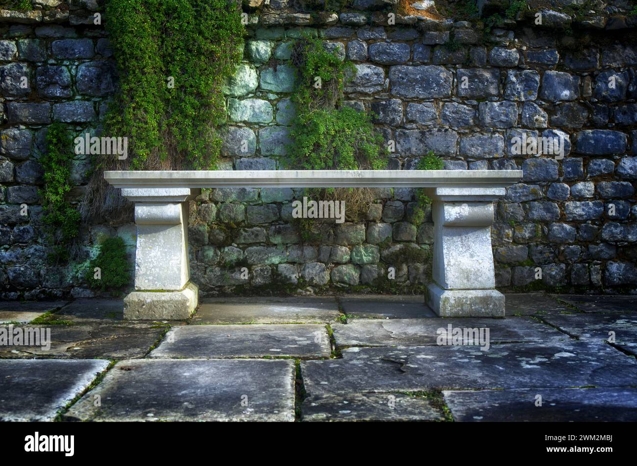 Japanese garden stone bench hi-res stock photography and images - Alamy