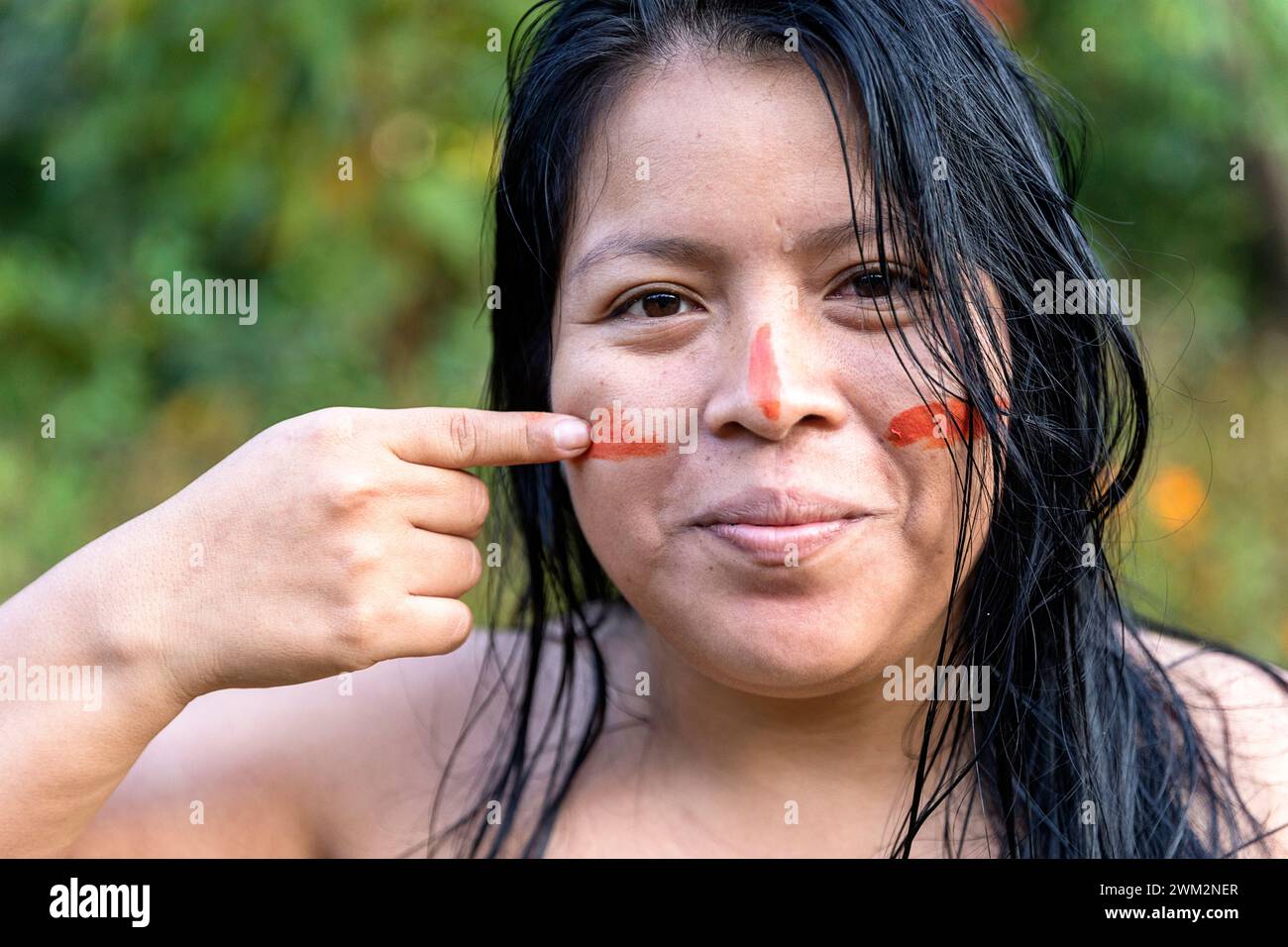 Indigenous embera girl hi-res stock photography and images - Alamy