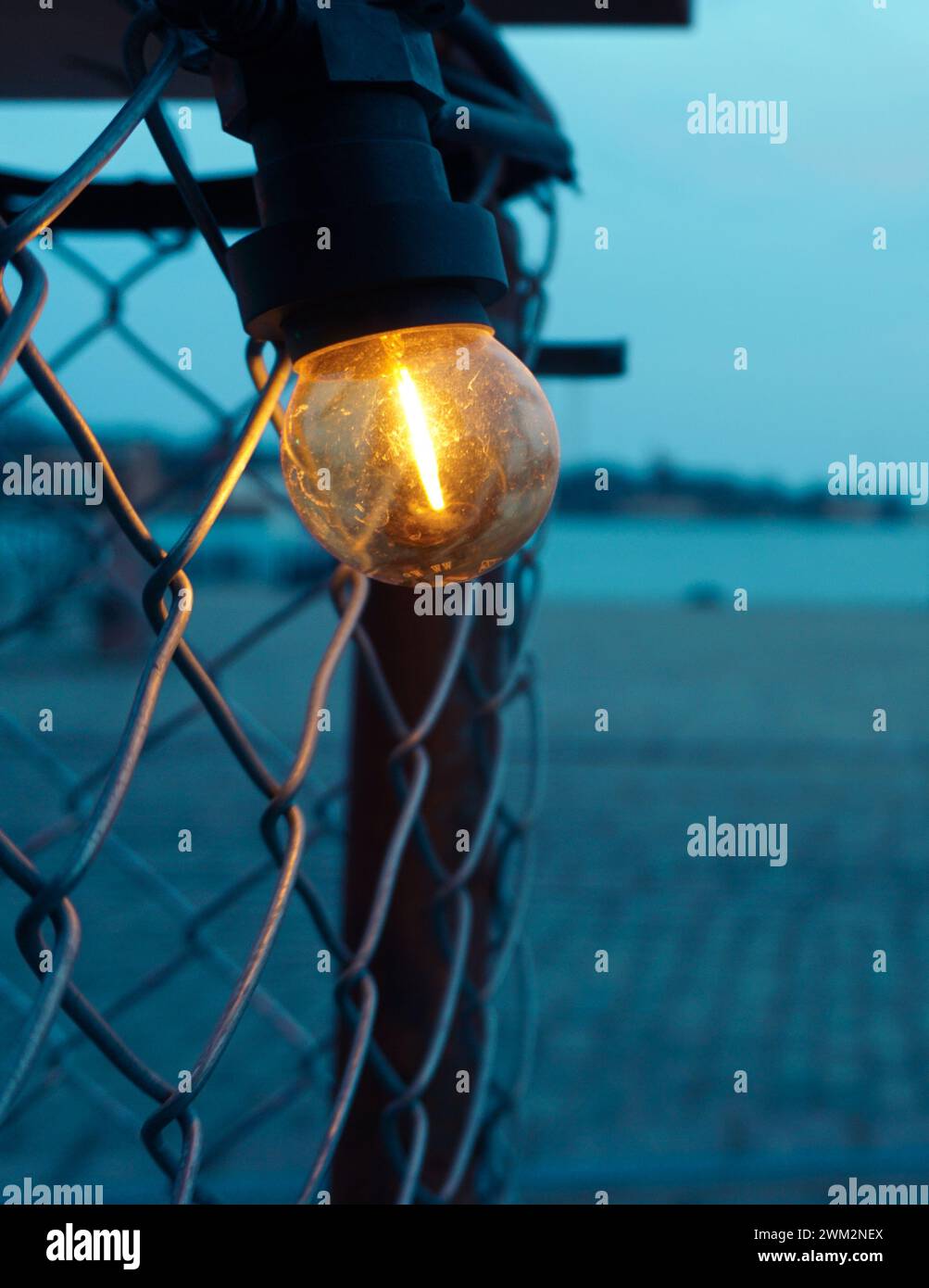Bulb wire fence hi-res stock photography and images - Alamy
