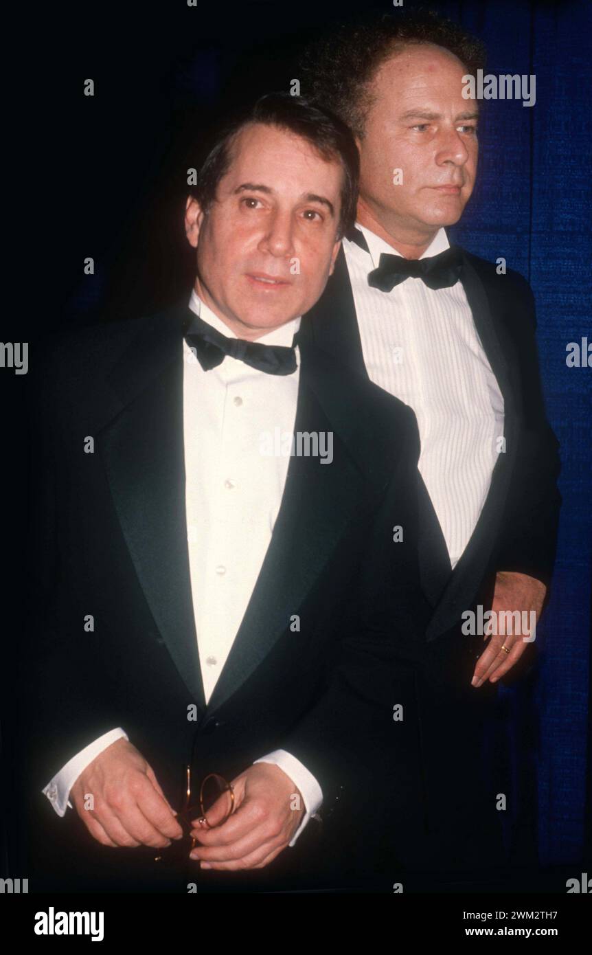 Paul simon art garfunkel hi-res stock photography and images - Alamy