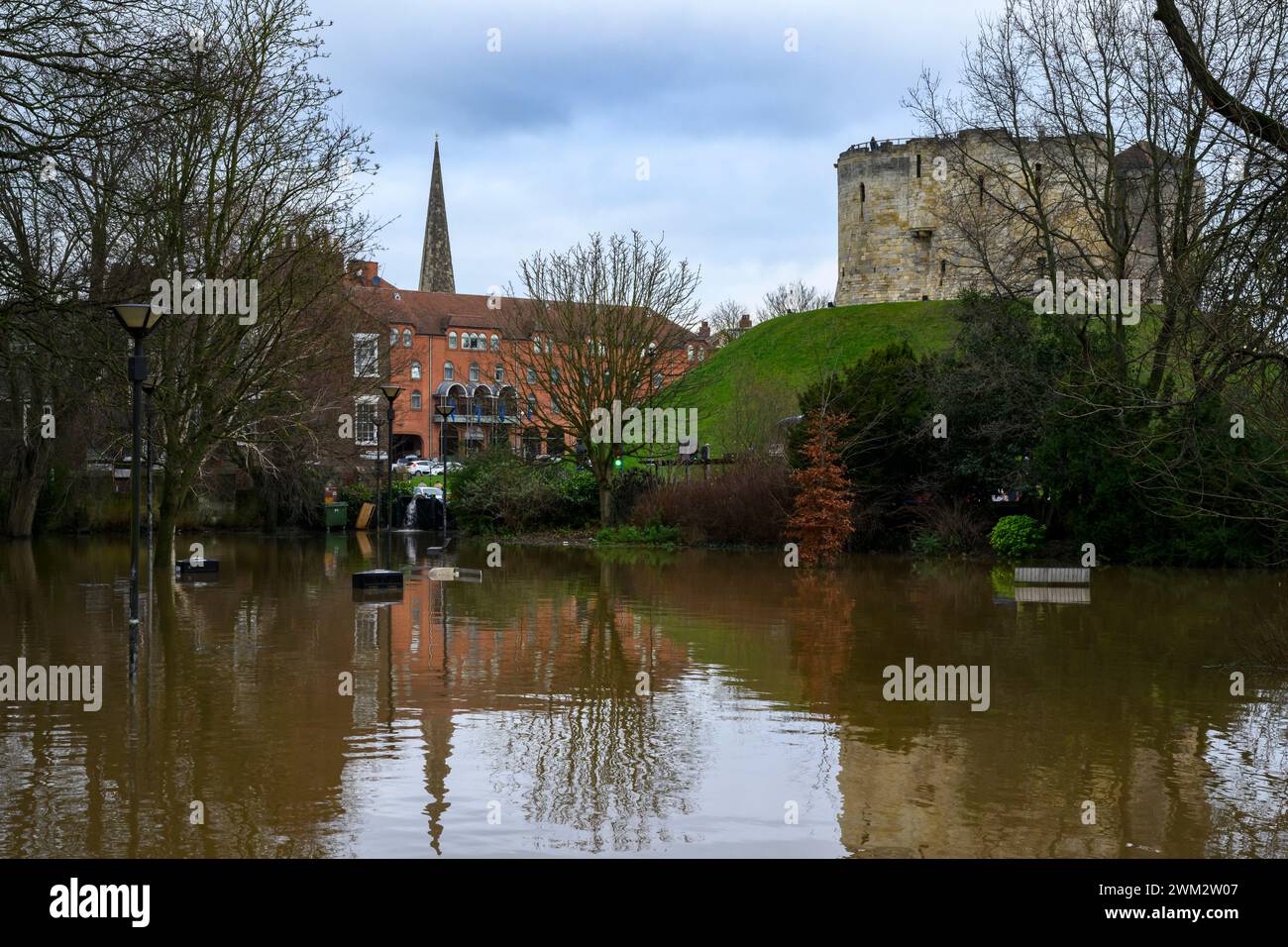 River Ouse burst its banks & floods after heavy rain (riverside ...
