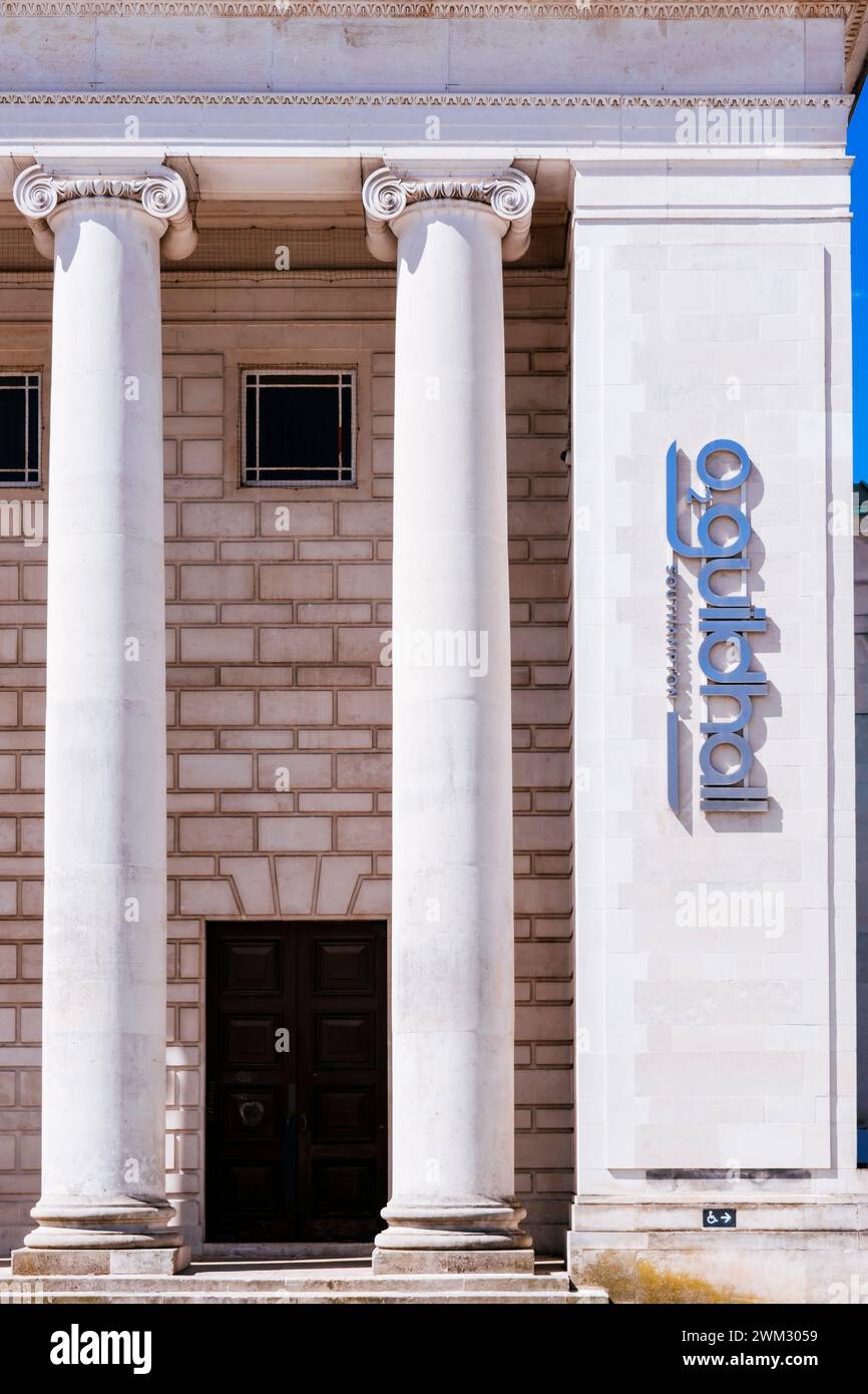 Southampton Guildhall, branded the O2 Guildhall Southampton, is a ...