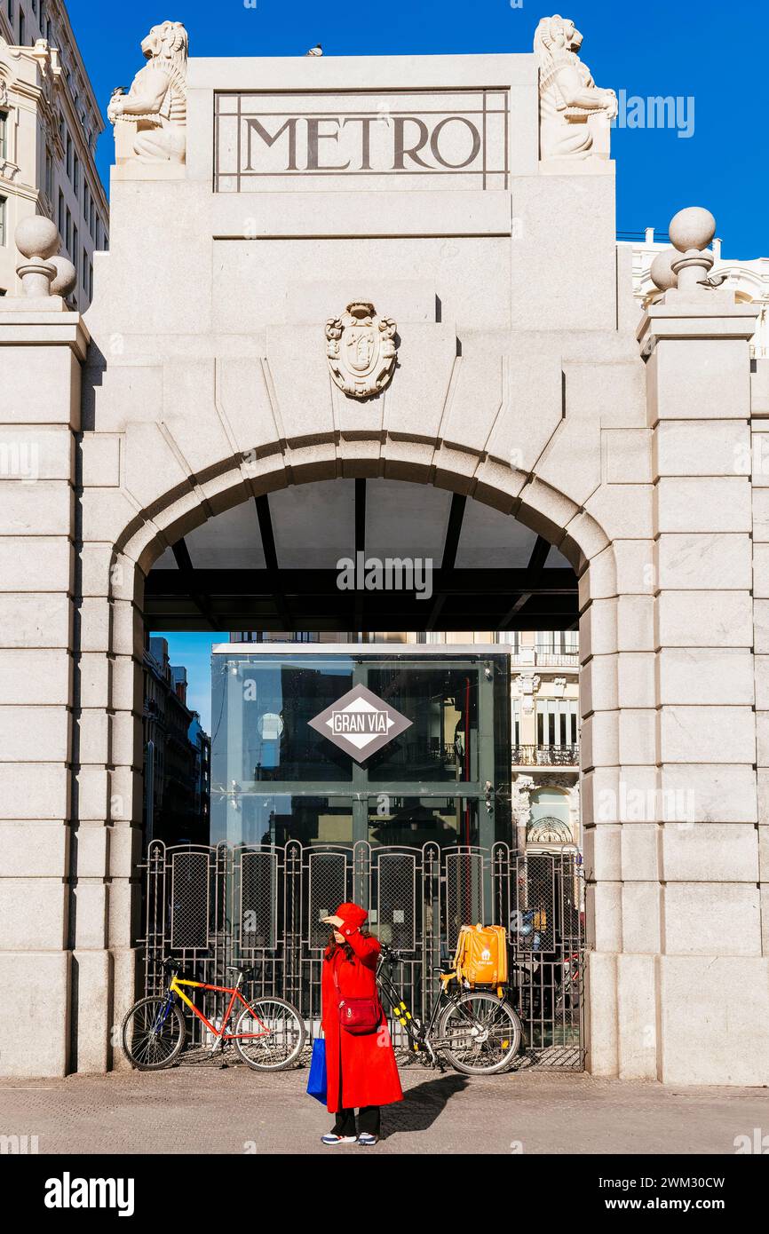 Rear view. Red de San Luís Pavillion access to metro station. Replica ...