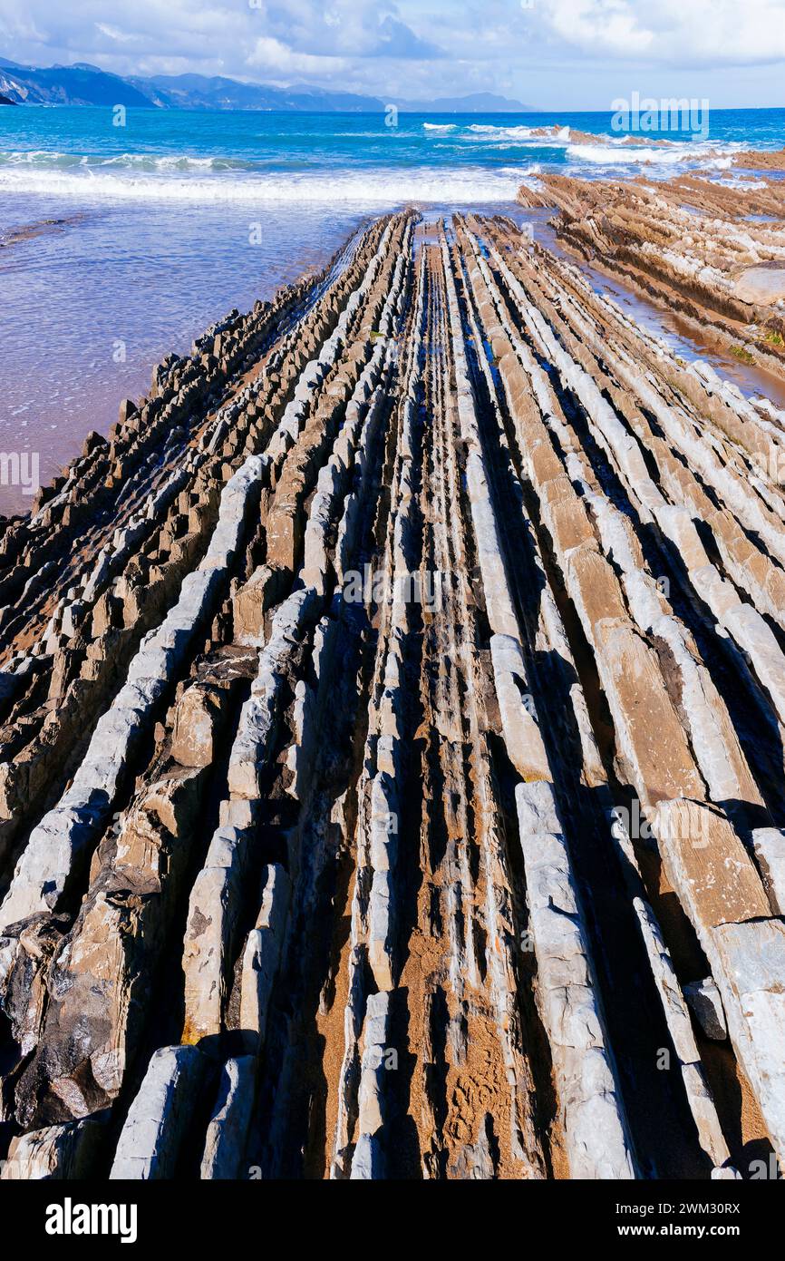 Flysch on Itzurun beach. Zumaya, Guipúzcoa, País Vasco, Spain, Europe ...