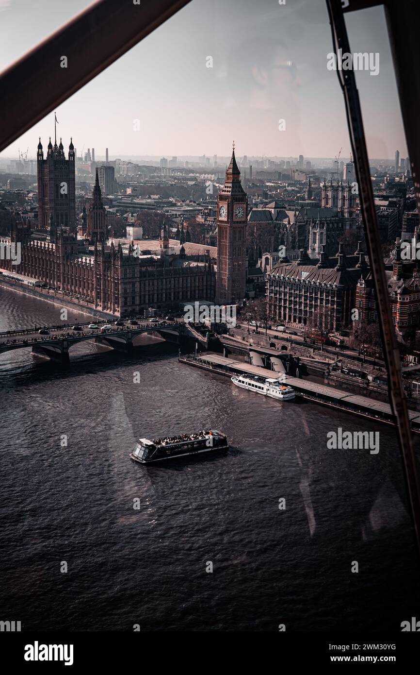 London iconic clock tower famous hi-res stock photography and images ...
