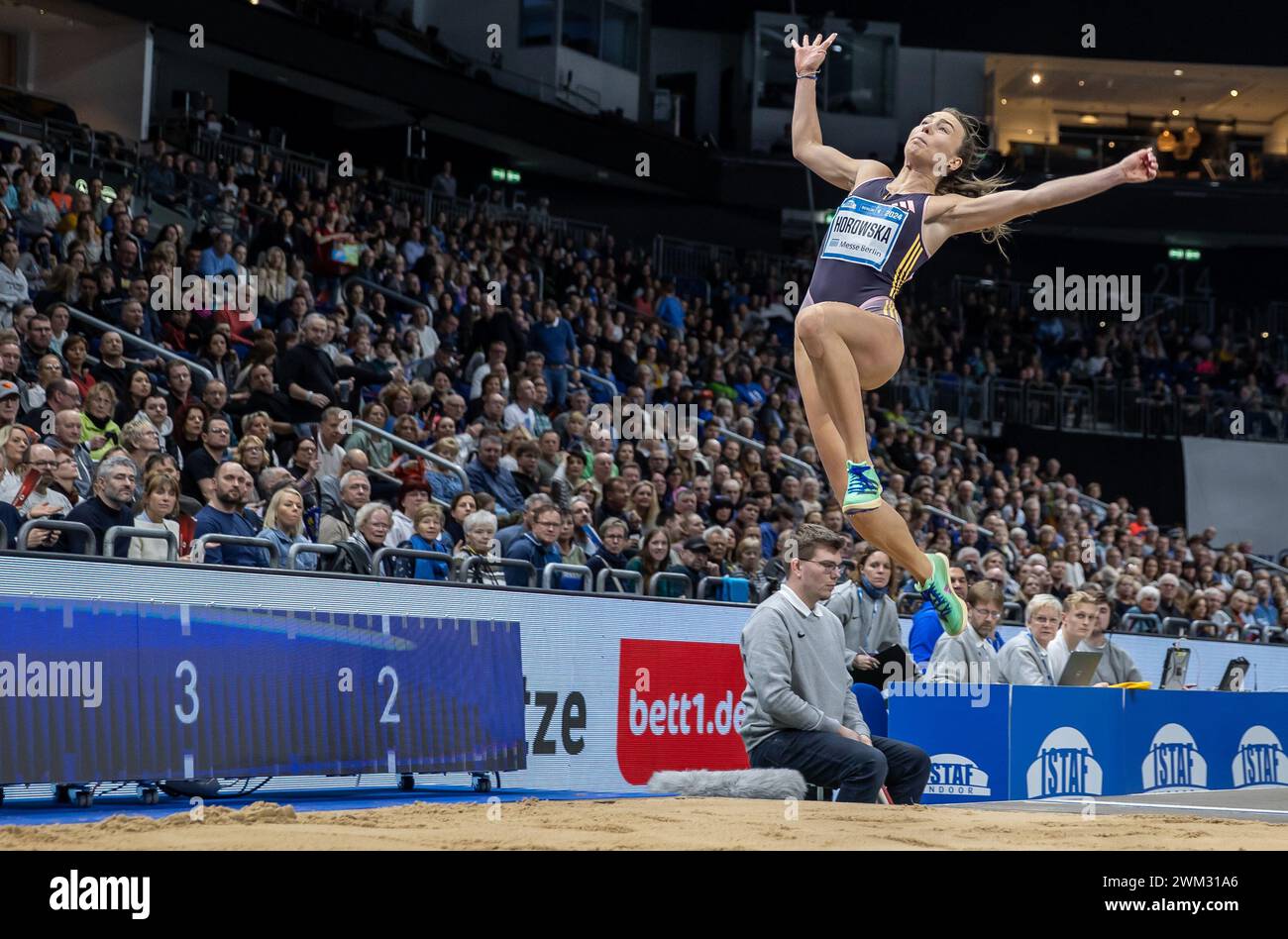 Long jump women hi-res stock photography and images - Alamy
