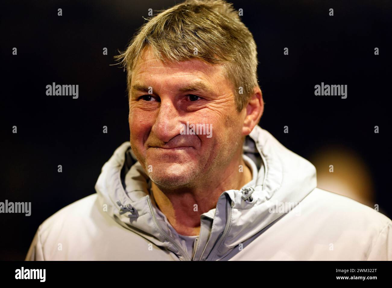 Hull FC head coach Tony Smith during the Betfred Super League match at ...