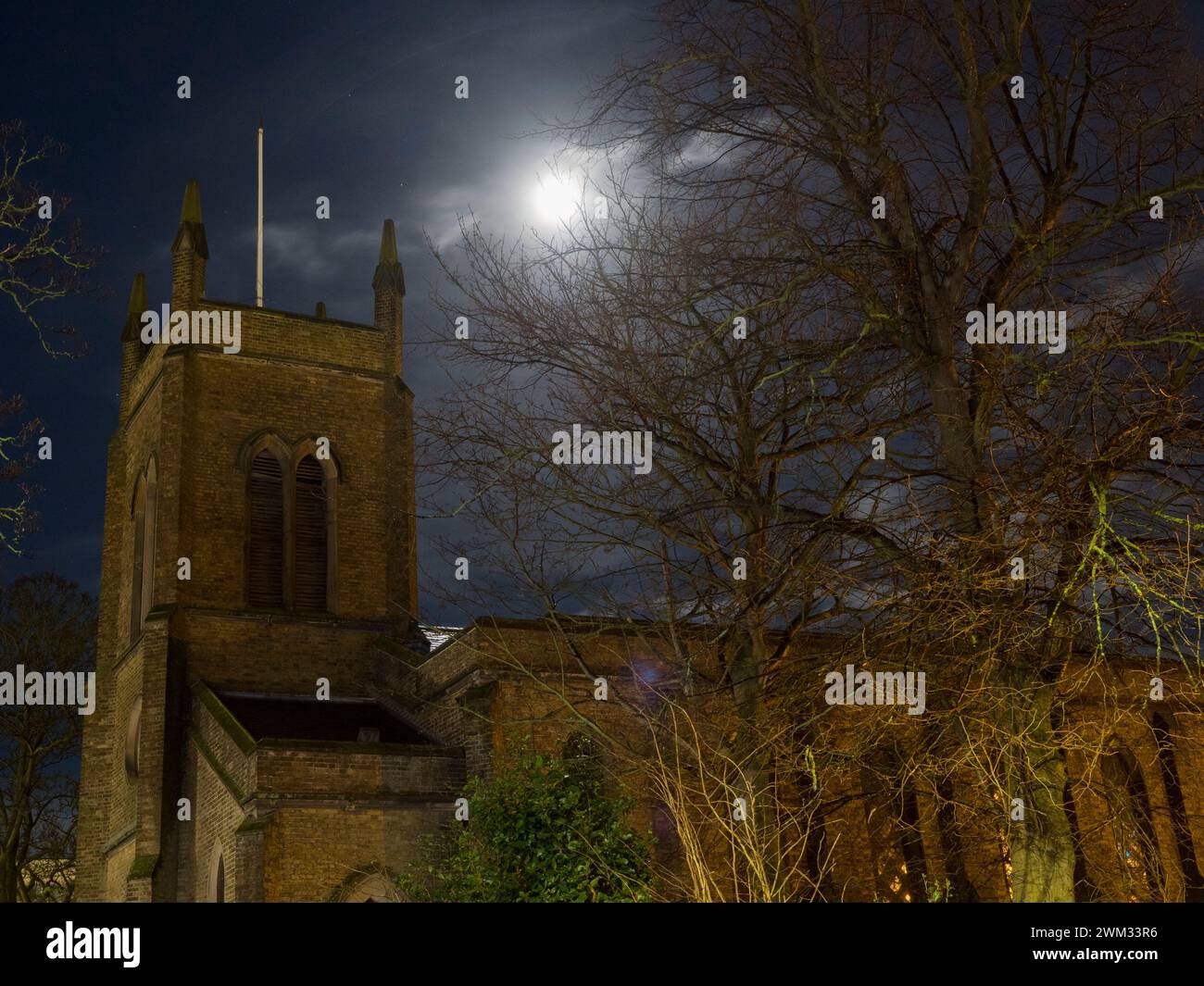 Sheerness, Kent, UK. 23rd Feb, 2024. UK Weather: the almost full Snow ...