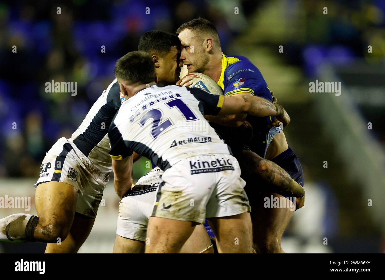 Warrington Wolves' Fa'amanu Brown and Hull FC's Ben Currie clash heads ...