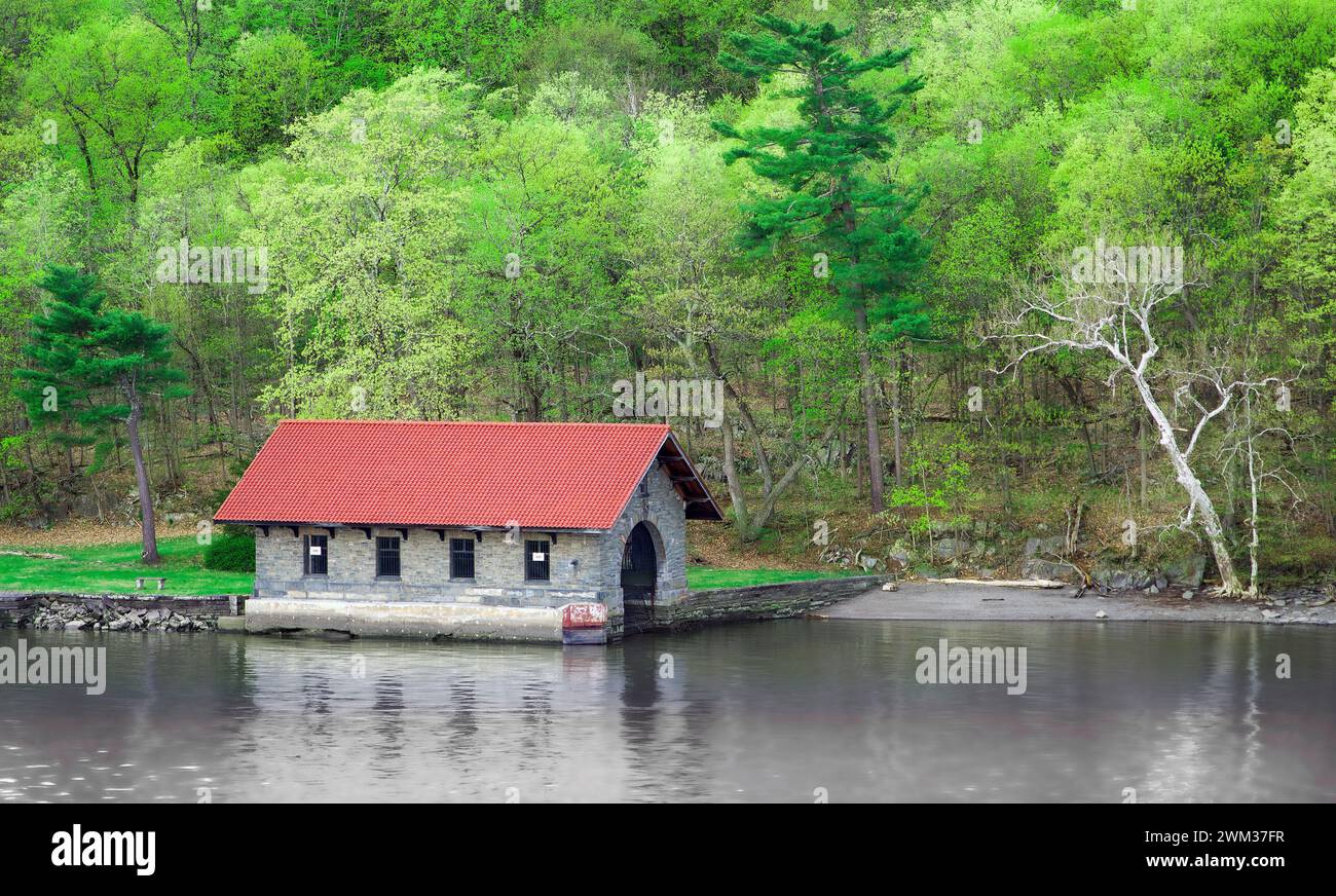 Boathouse, Esopus Island, Hudson River, New York, USA Stock Photo - Alamy