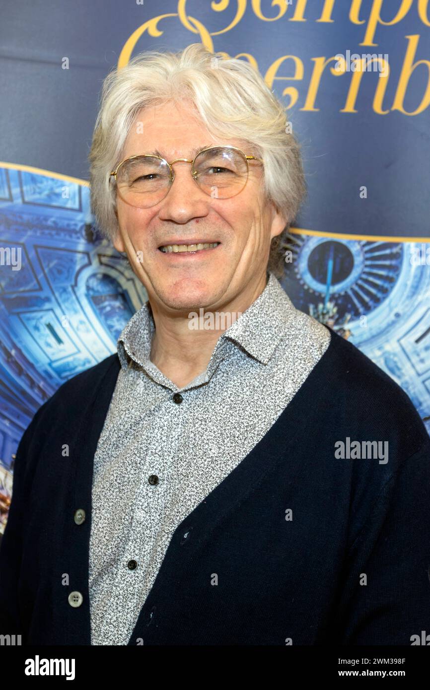 Der englische Dirigent Jonathan Darlington ist Dirigent der Sächsischen ...