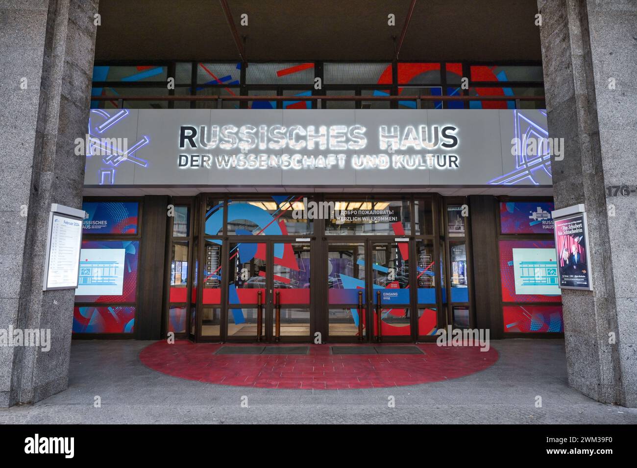 Russisches haus berlín hi-res stock photography and images - Alamy