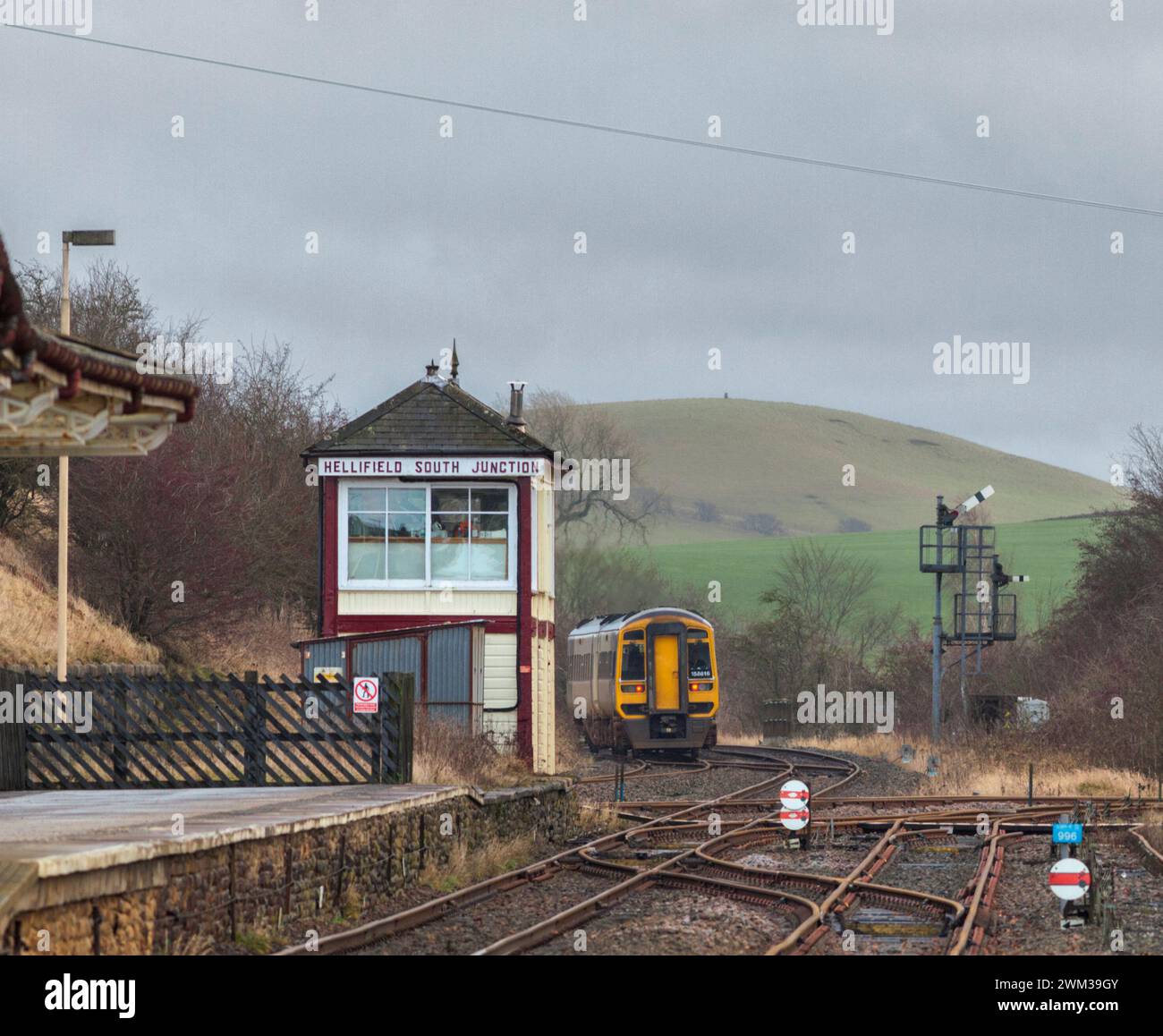 Northern Rail class 158 train 158816 passing the Midland railway signal ...