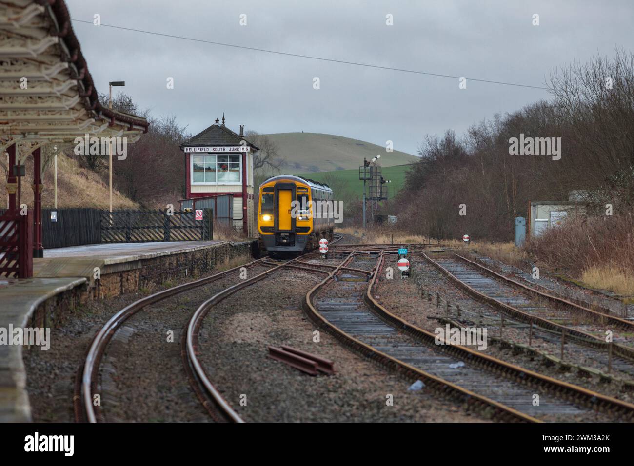 Northern Rail class 158 train 158757 passing the Midland railway signal ...