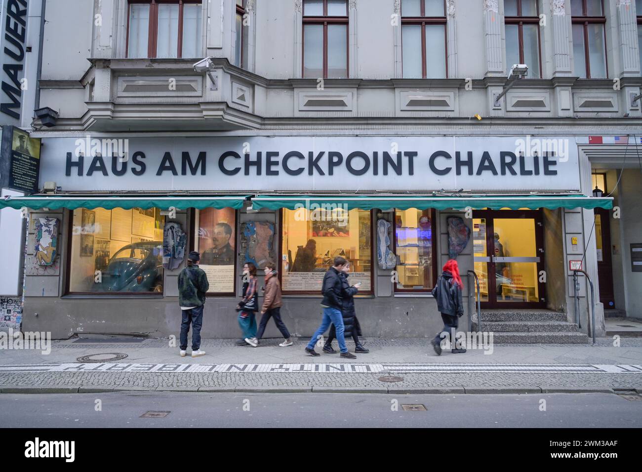 Mauermuseum Haus am Checkpoint Charlie, Friedrichstraße, Mitte, Berlin, Deutschland Stock Photo ...
