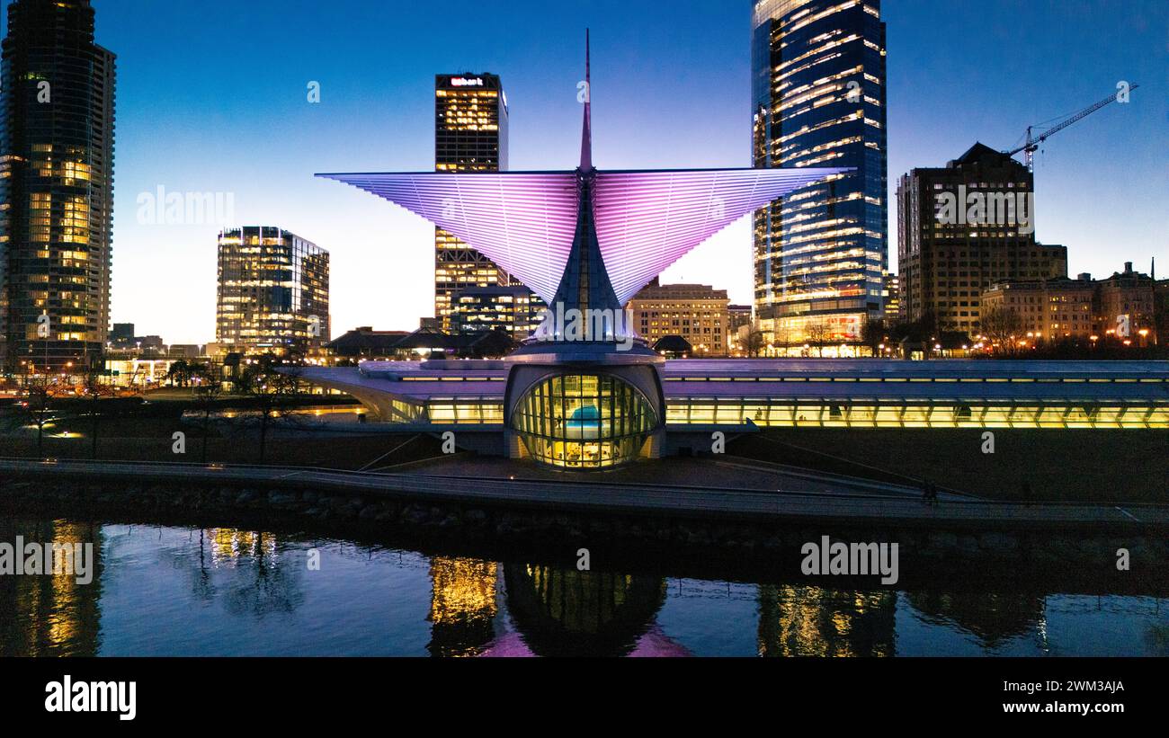 Aerial photograph of Milwaukee Art Museum on a pleasant winter evening ...