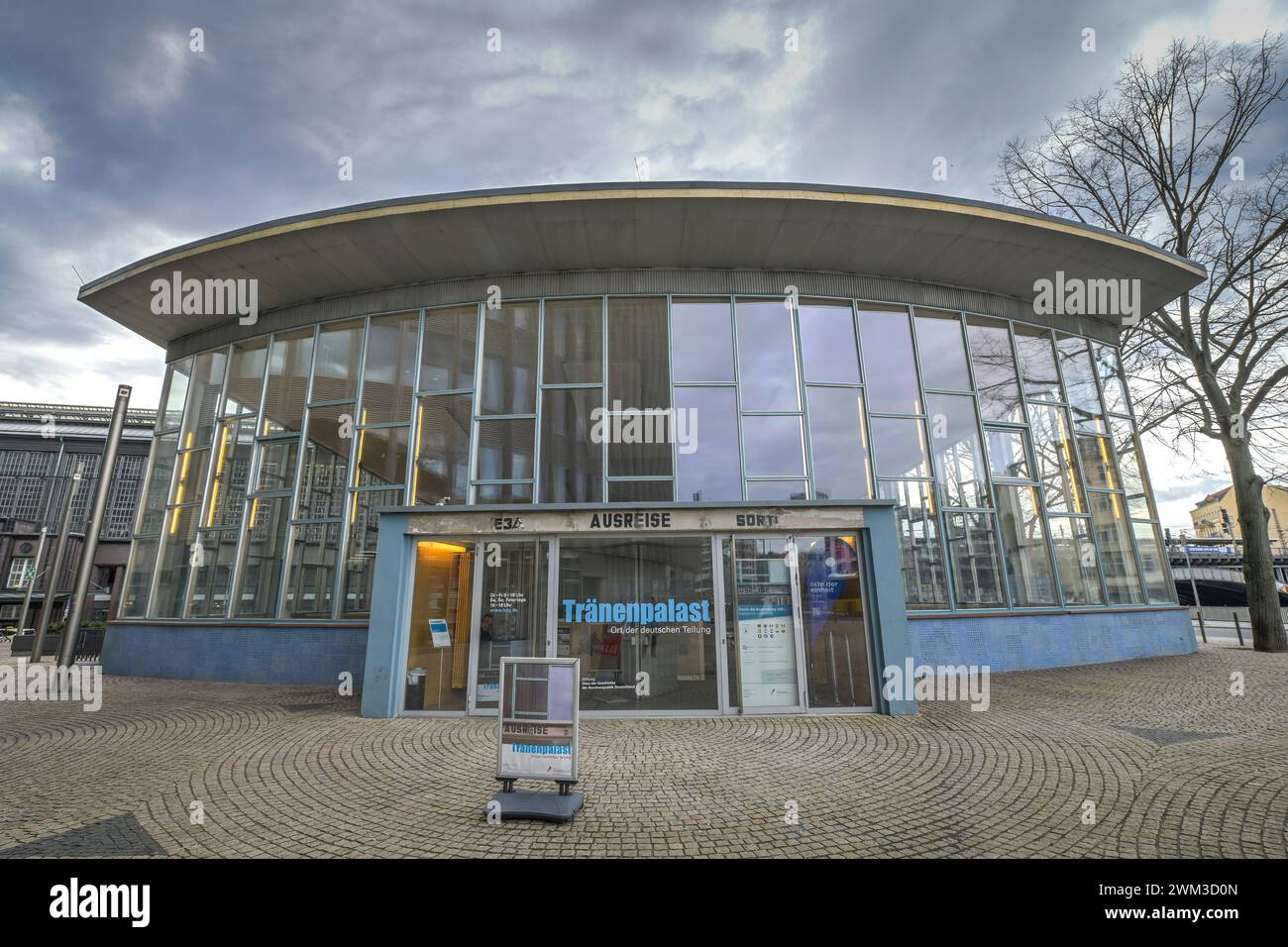 Tränenpalast, Museum zur Deutschen Teilung und Mauerfall ...