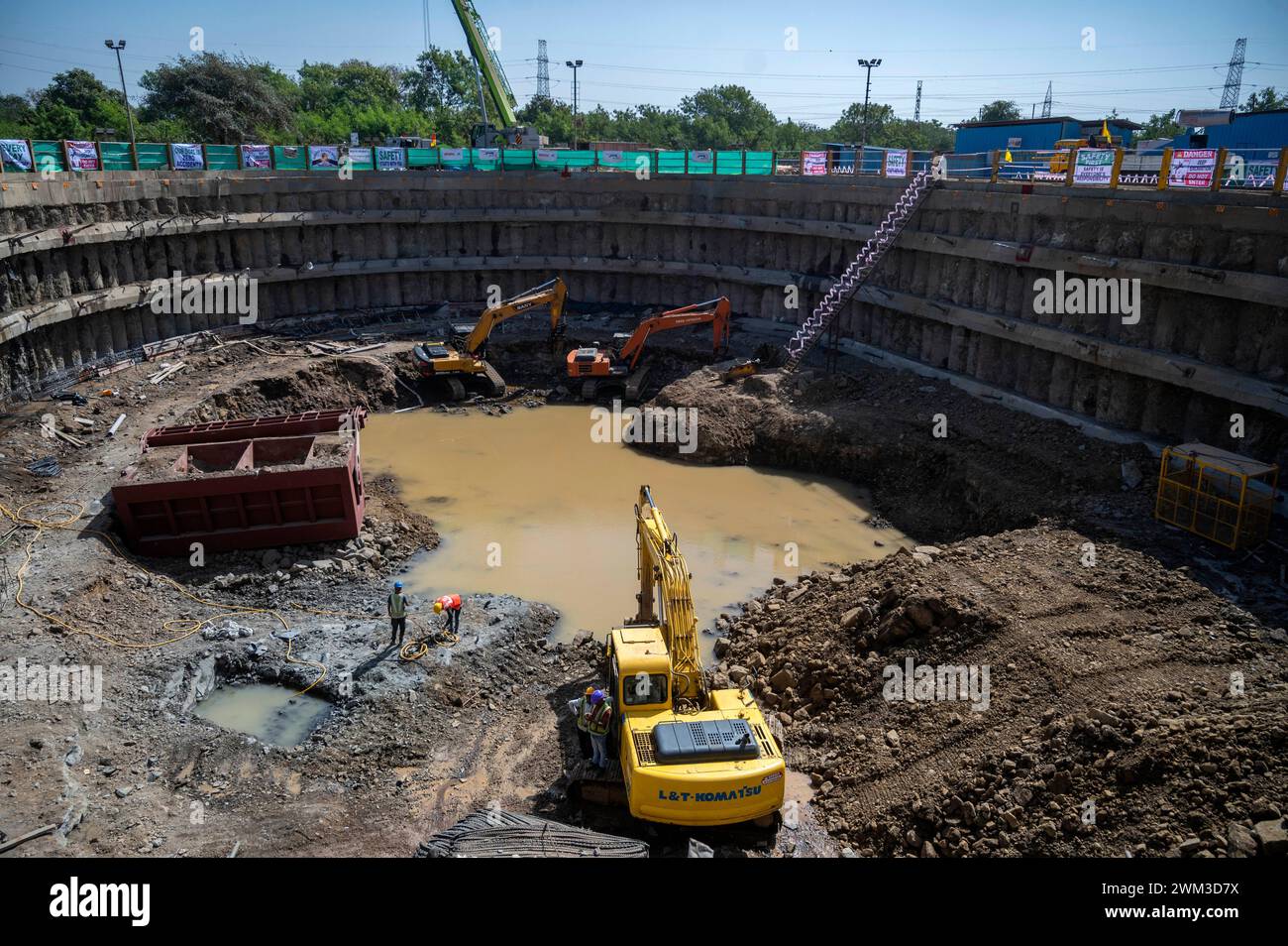 High speed rail corridor, india hi-res stock photography and images - Alamy