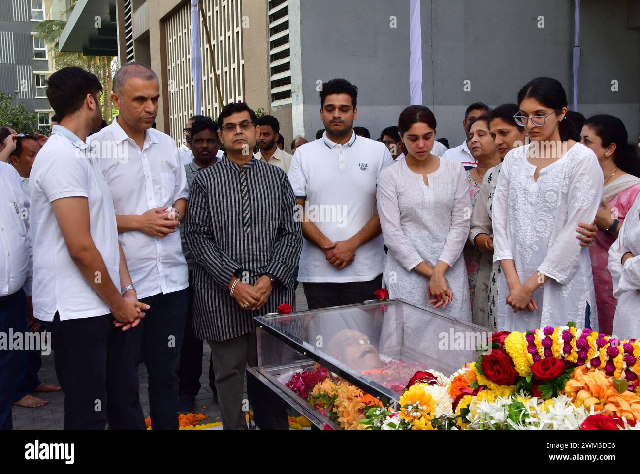 India. 23rd Feb, 2024. MUMBAI, INDIA - FEBRUARY 23: Family and ...