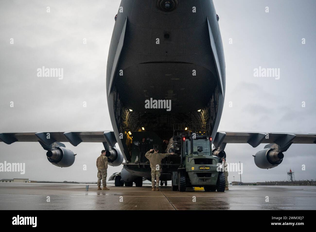Kinetic cargo hi-res stock photography and images - Alamy