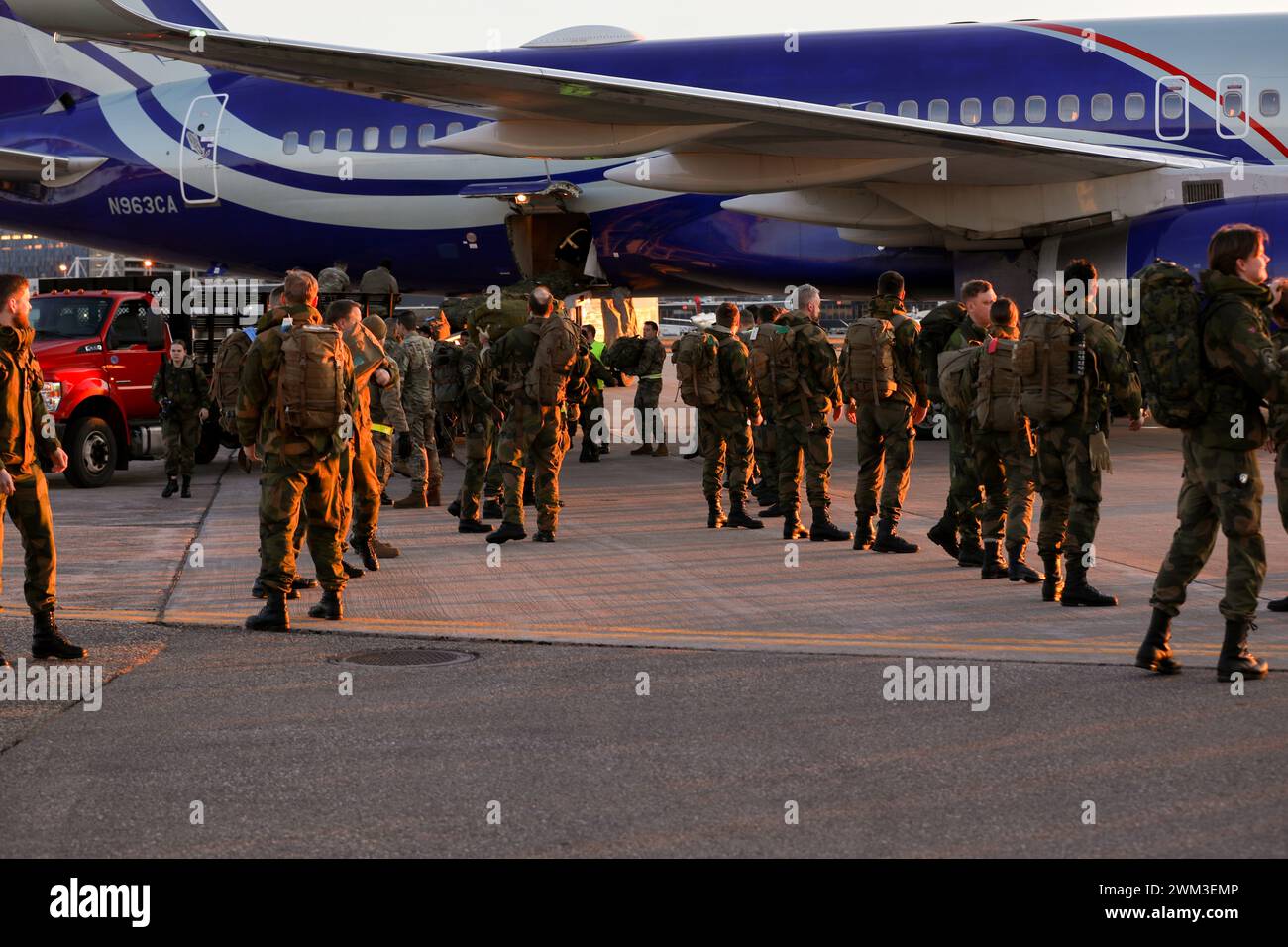 Soldiers from the Norwegian Home Guard land at the Minnesota Air ...