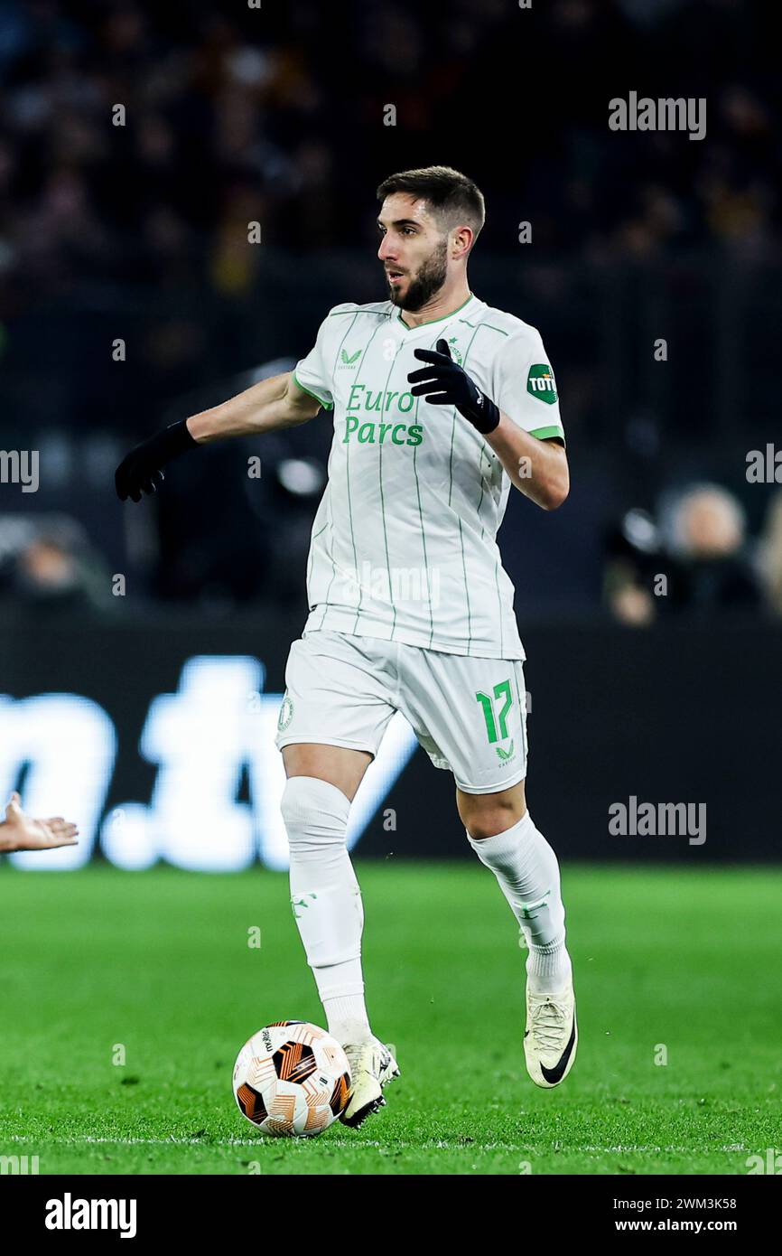 Luka ivanusec controls the ball hi-res stock photography and images - Alamy
