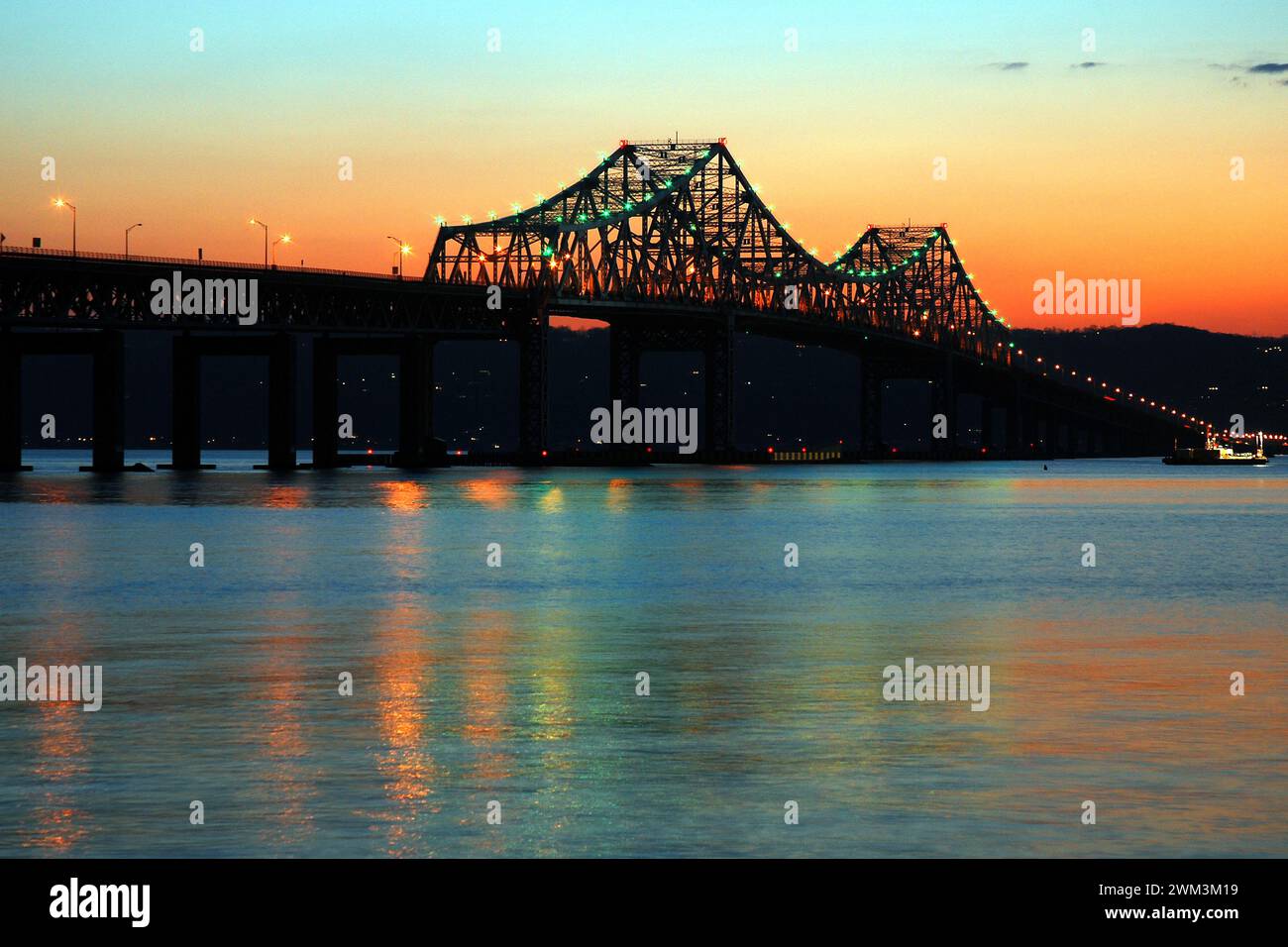 The Old Tappan Zee Bridge glows in its final year at sunset Stock Photo ...