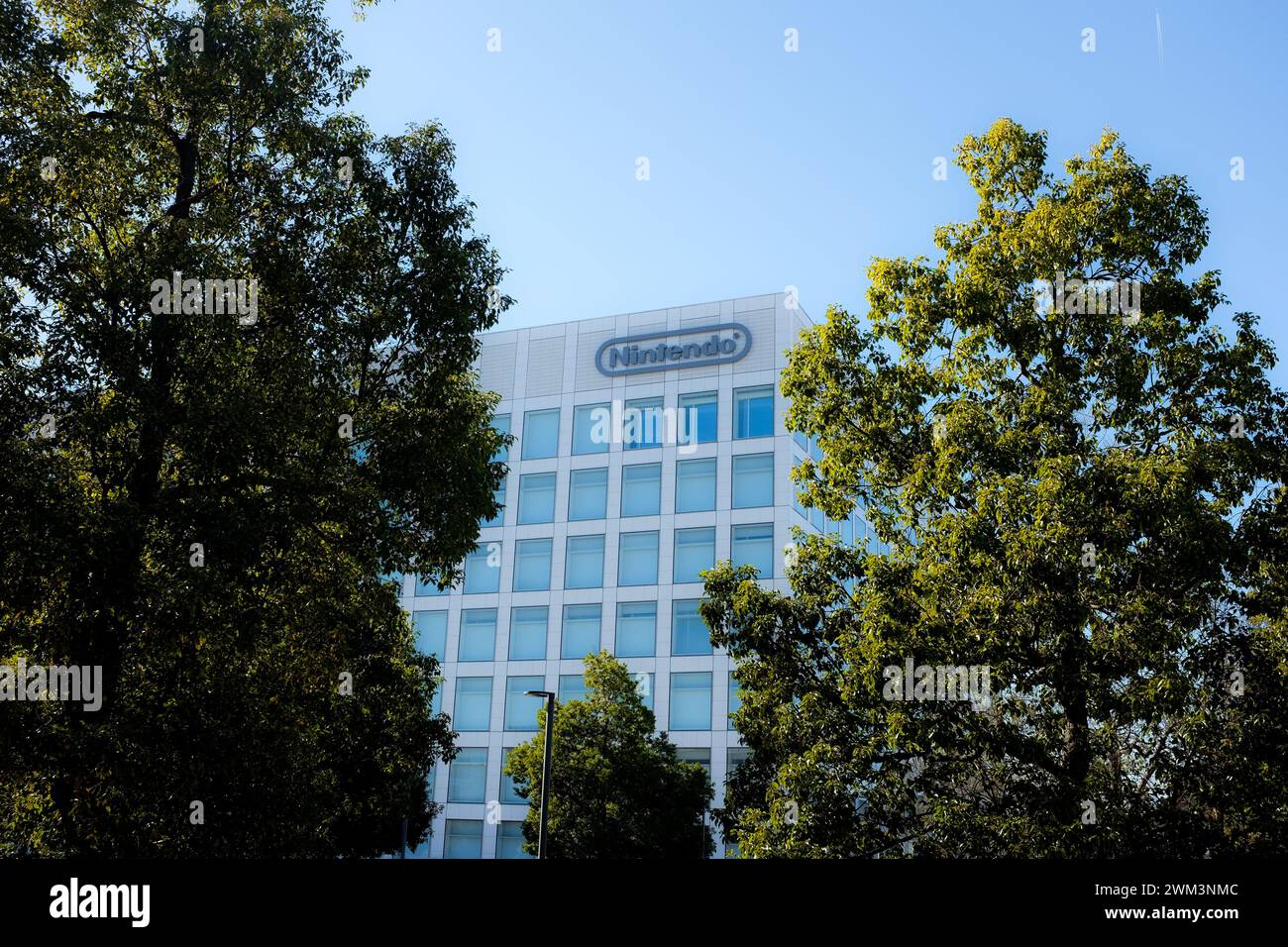 Nintendo company building hi-res stock photography and images - Alamy