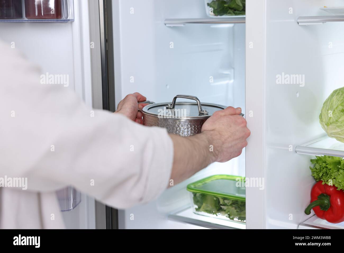 Pot in pot refrigerator hi-res stock photography and images - Alamy