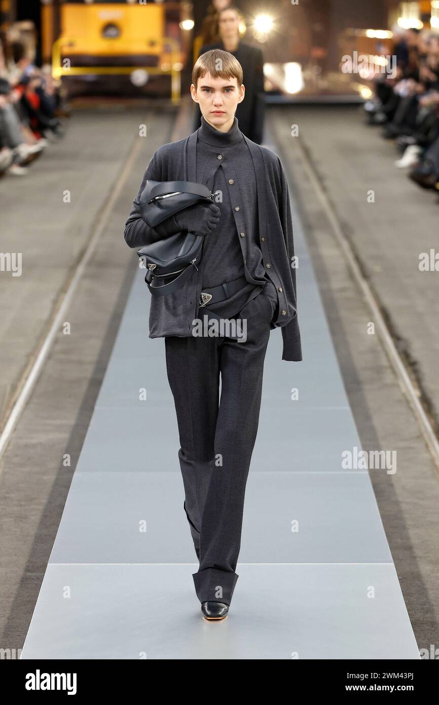 Milan, Italien. 23rd Feb, 2024. TOD ÄôS Fall/Winter 2024 runway during ...