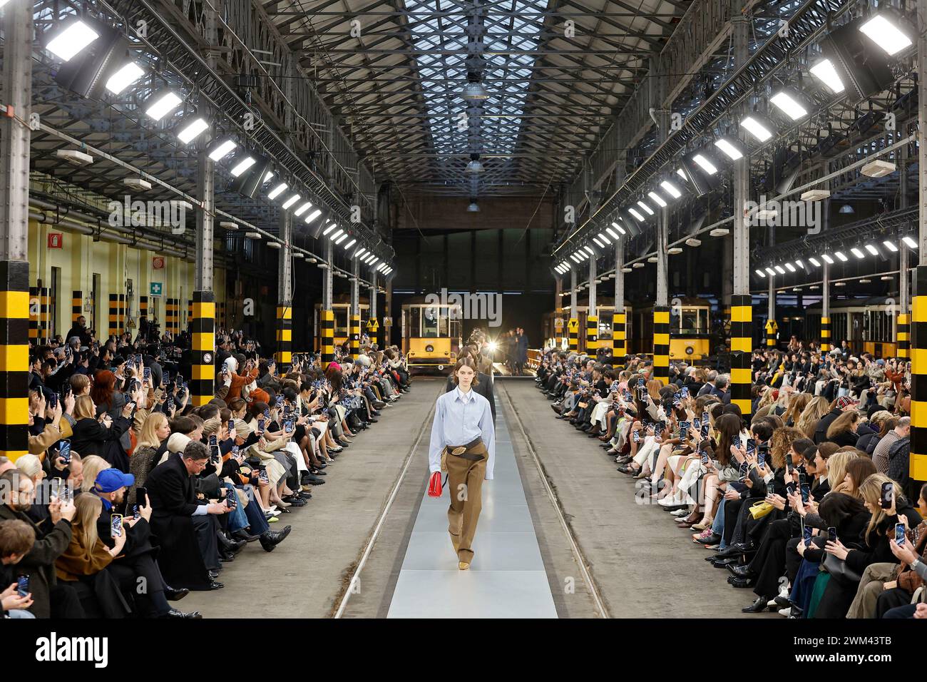 Milan, Italien. 23rd Feb, 2024. TOD ÄôS Fall/Winter 2024 runway during ...