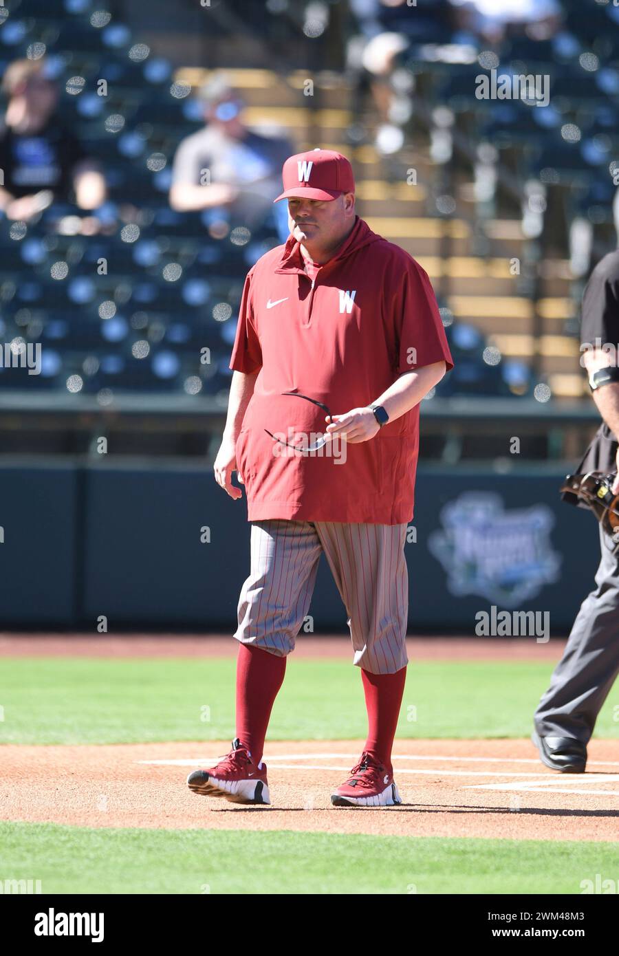ROUND ROCK, TX - FEBRUARY 23: Washington State Cougars head coach ...