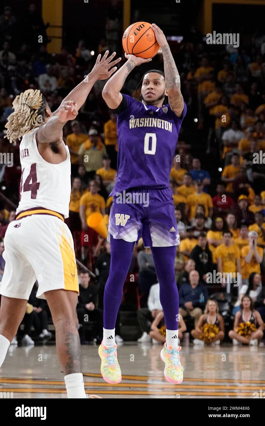 Washington guard Koren Johnson (0) during an NCAA college basketball ...