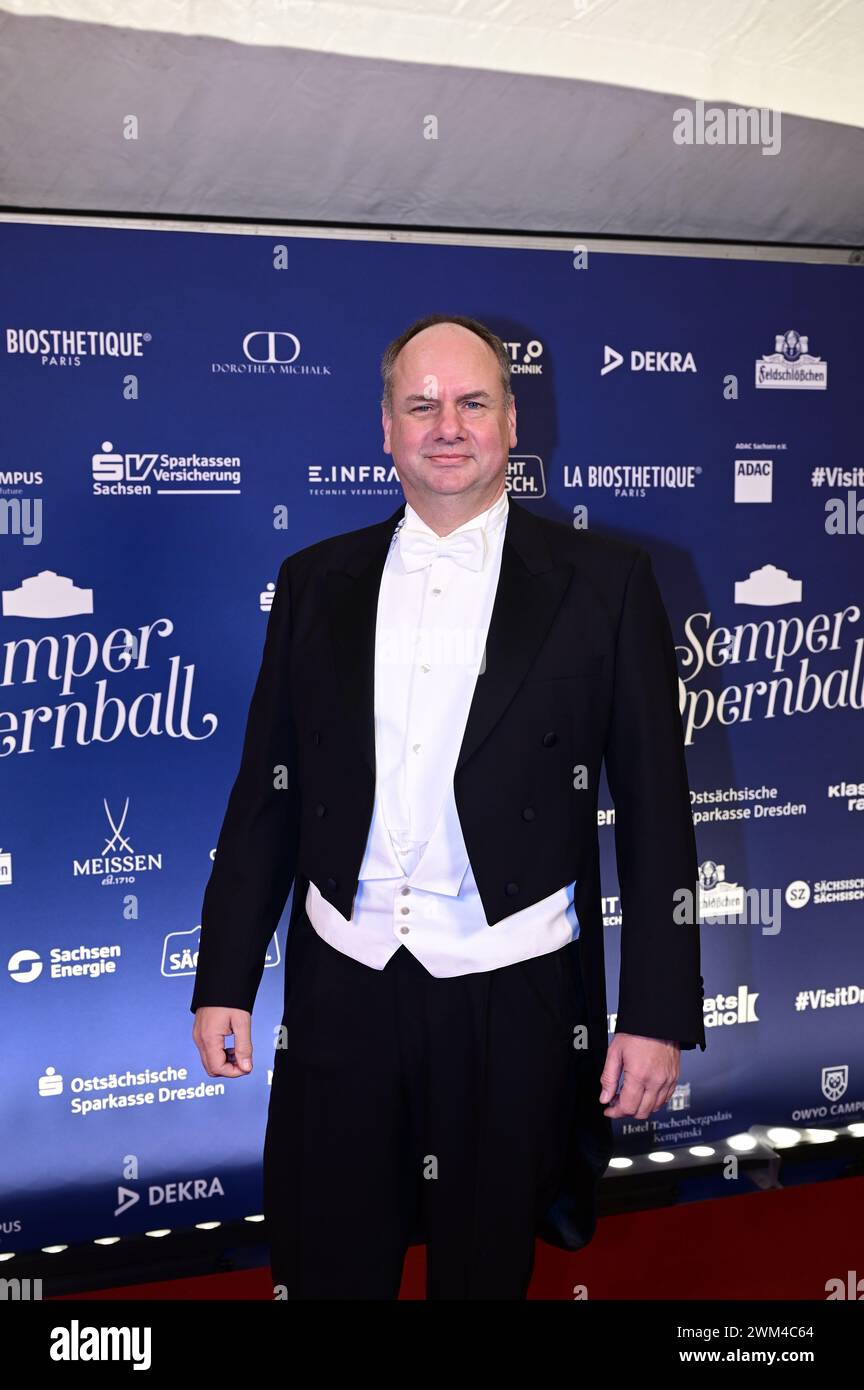 Dirk Hilbert beim 16. SemperOpernball 2024 in der Semperoper. Dresden ...