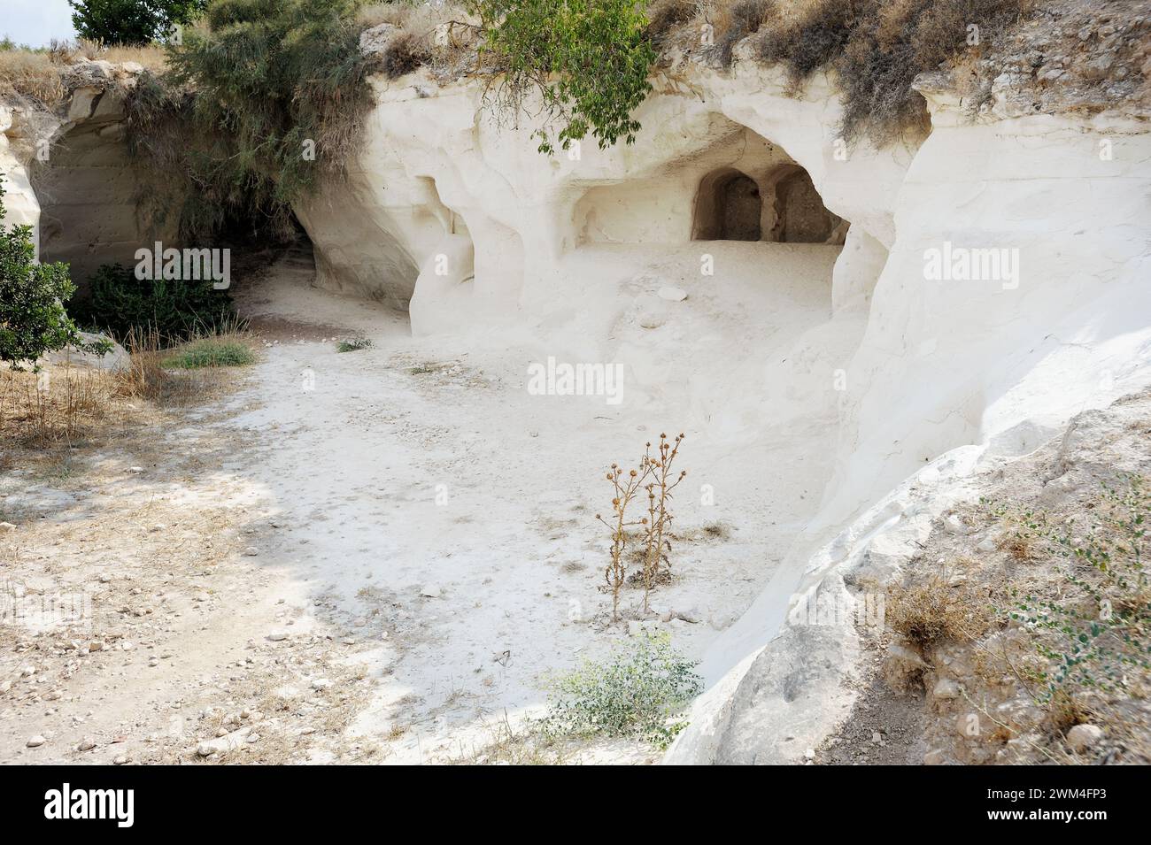 The caves of Beit Guvrin in Israel - the underground city of ancient ...