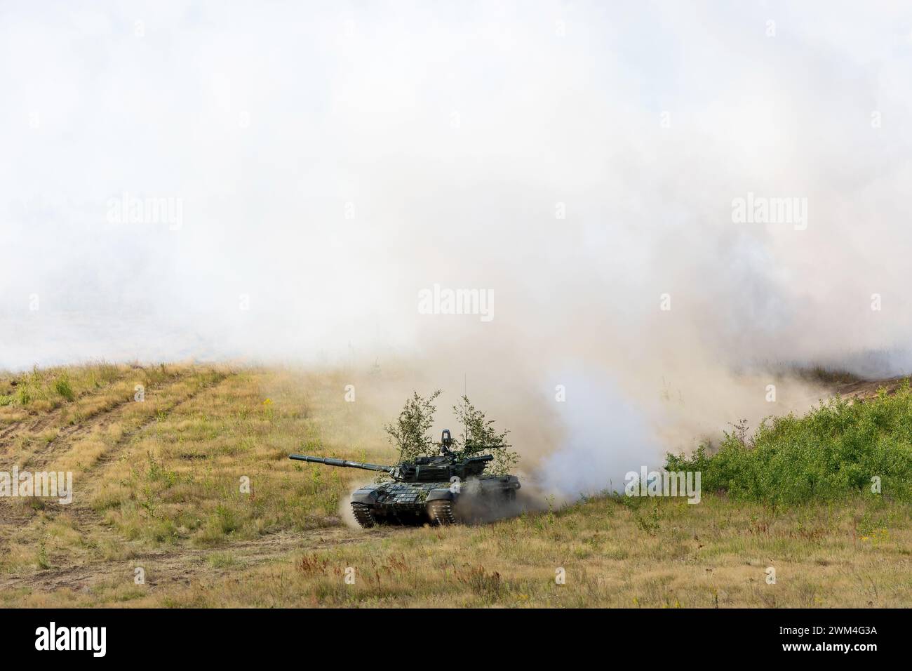 Exercises tanks hi-res stock photography and images - Alamy