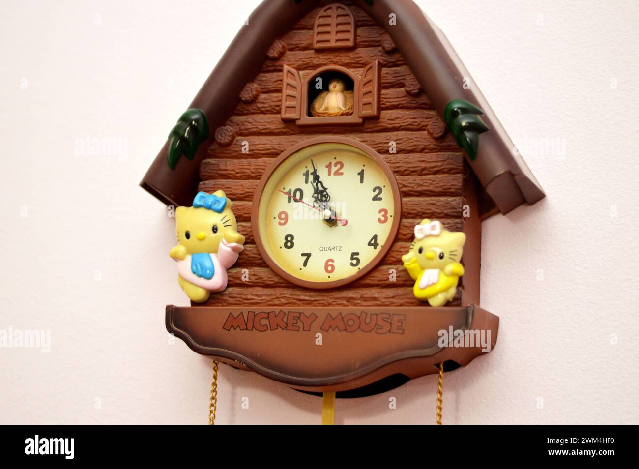 Vintage cuckoo clock hi-res stock photography and images - Alamy