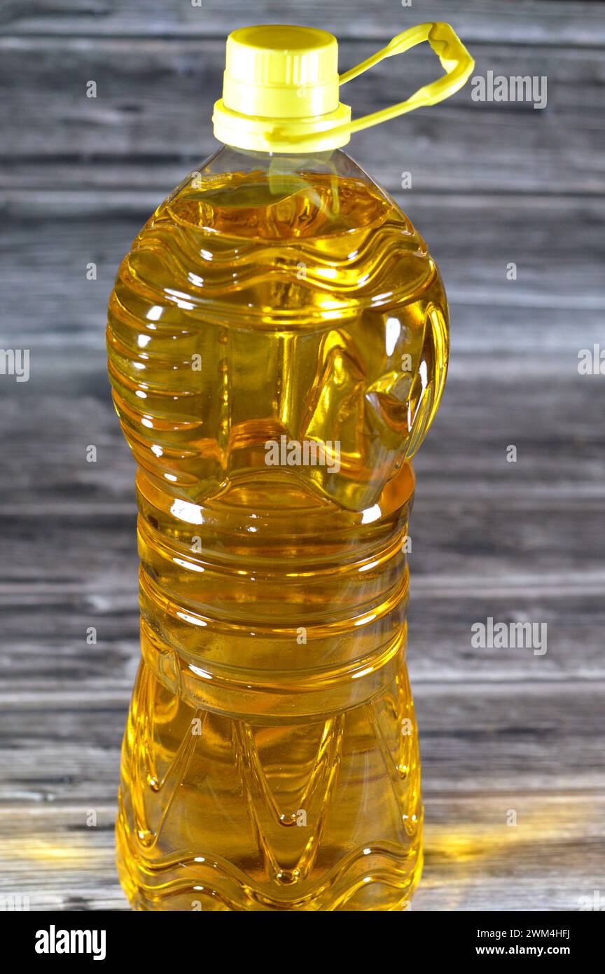 Food table oil, mixture of sunflower, corn, soybean and natural oil ...