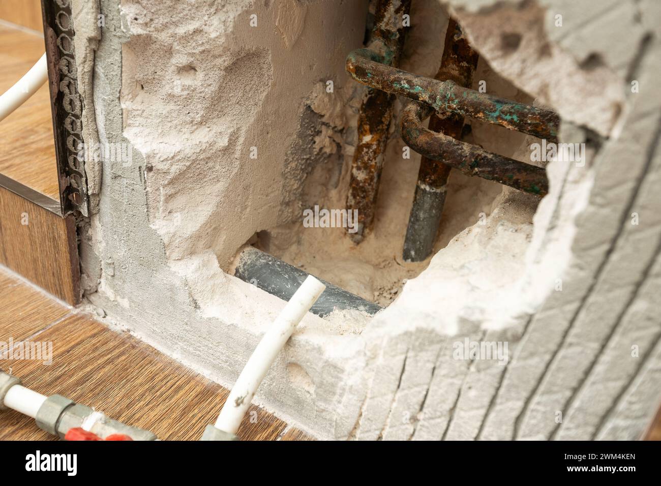 Plumbing communications. Incorrectly executed piping or water supply. A ...