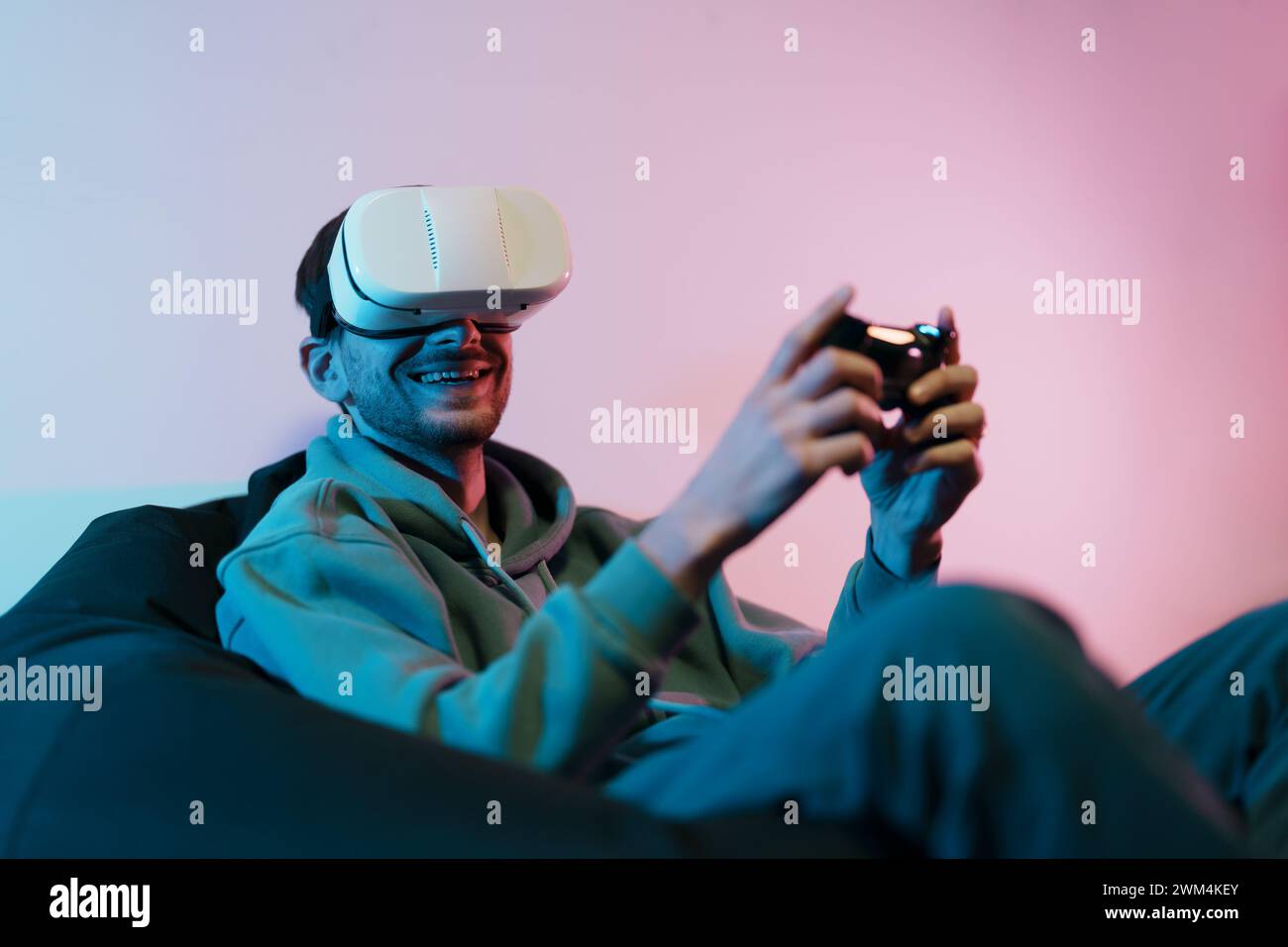 Engagement in vr hi-res stock photography and images - Alamy