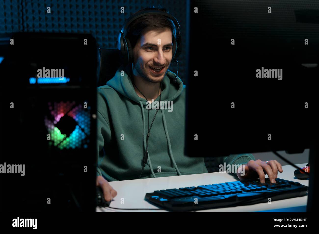 Gaming mode hi-res stock photography and images - Alamy